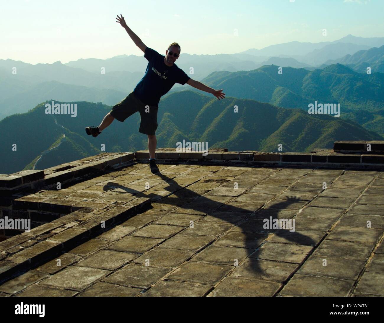 One arms hi-res stock photography and images - Alamy