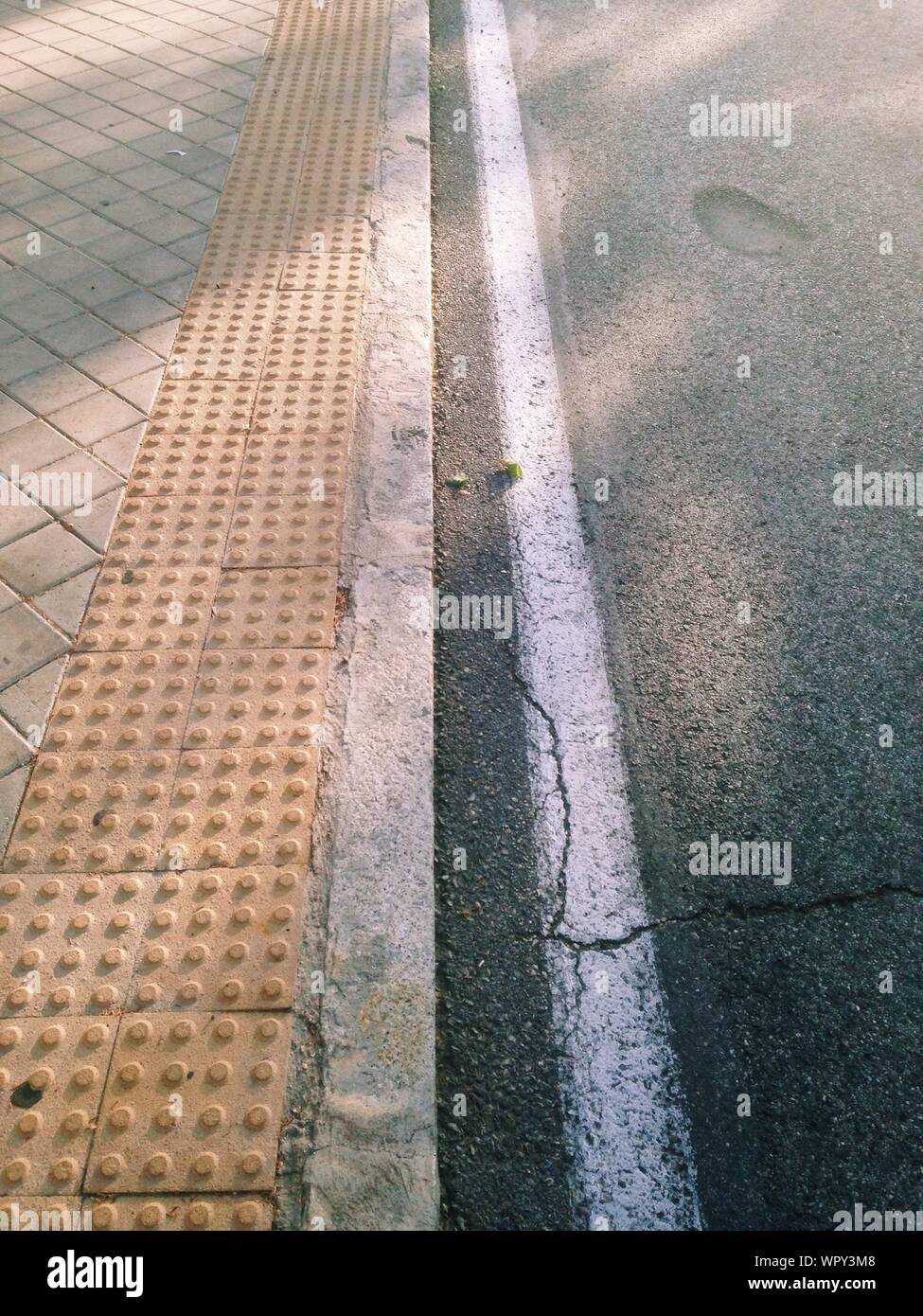 Metal Curb Edge High Resolution Stock Photography and Images - Alamy