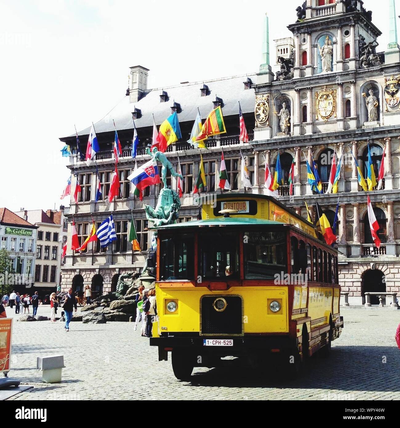 Bus front hi-res stock photography and images - Alamy