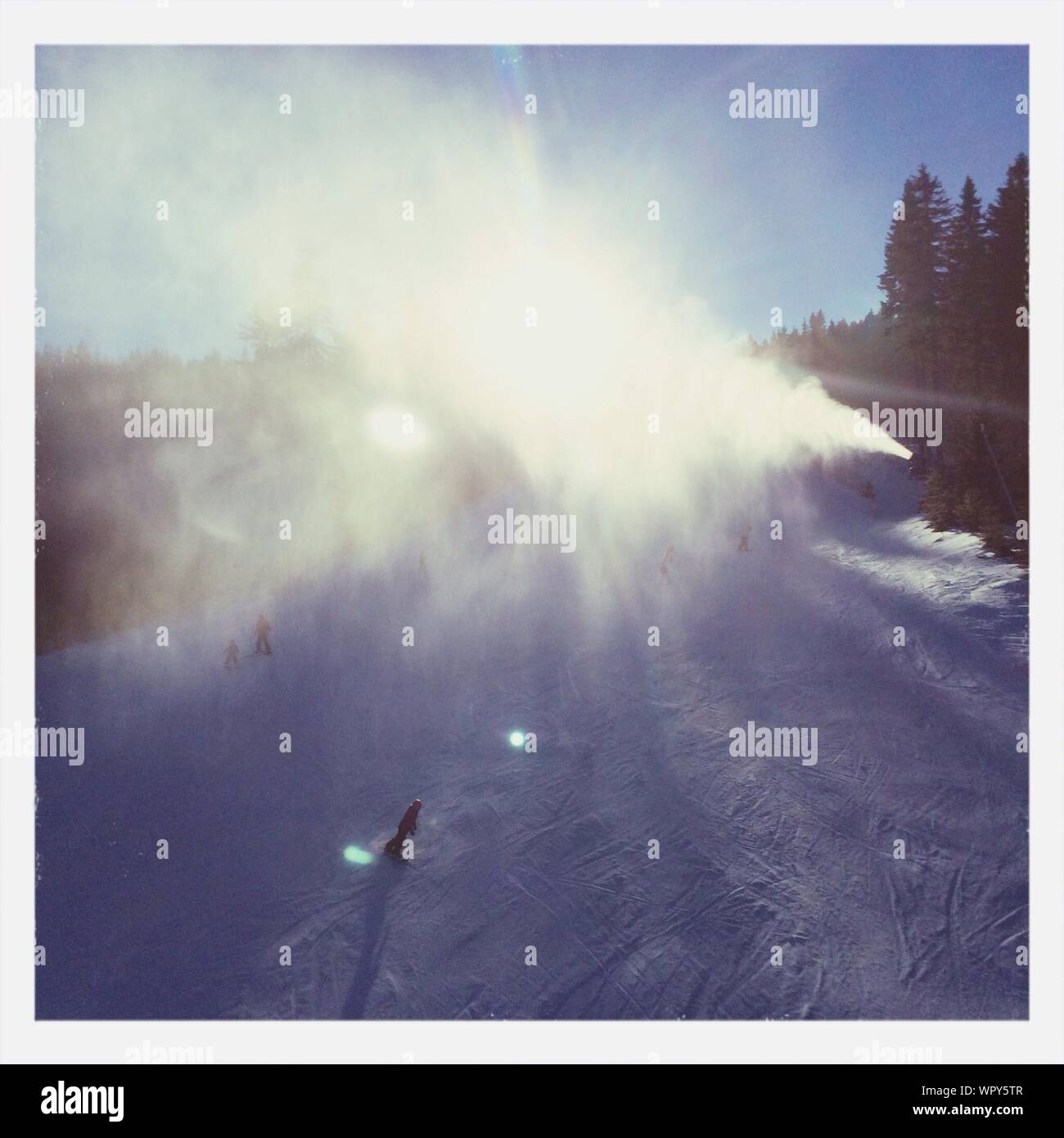 Recreational snowboarding hi-res stock photography and images - Alamy