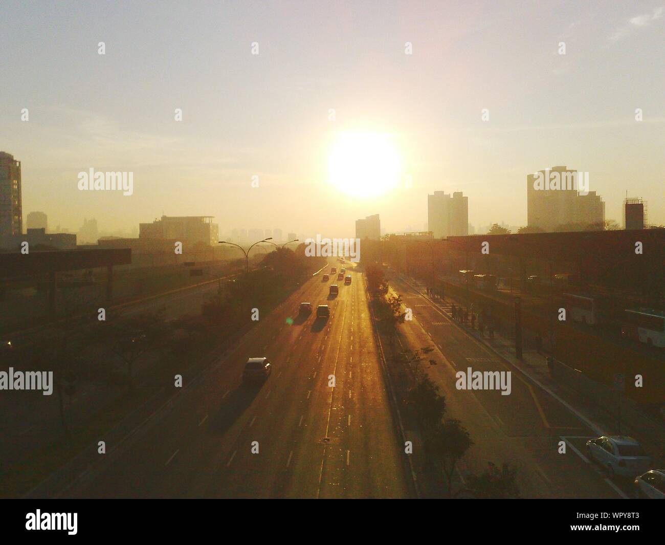City highway sunrise hi-res stock photography and images - Alamy