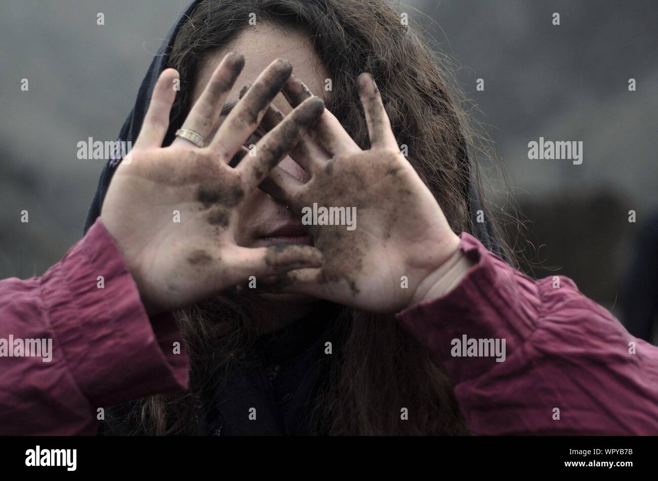 Dirty woman hands hi-res stock photography and images - Alamy