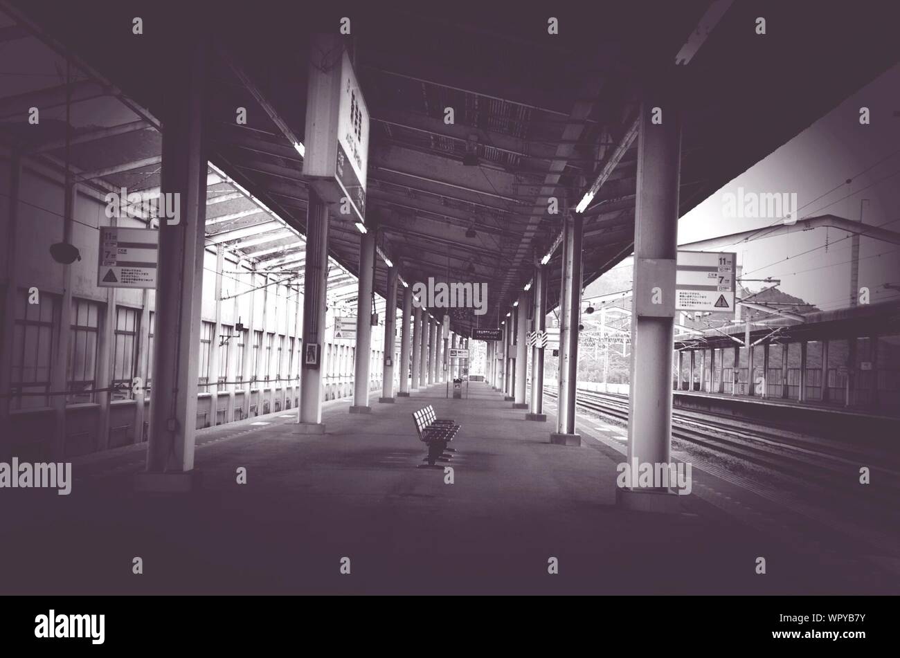 Empty platform bench railway station hi-res stock photography and ...