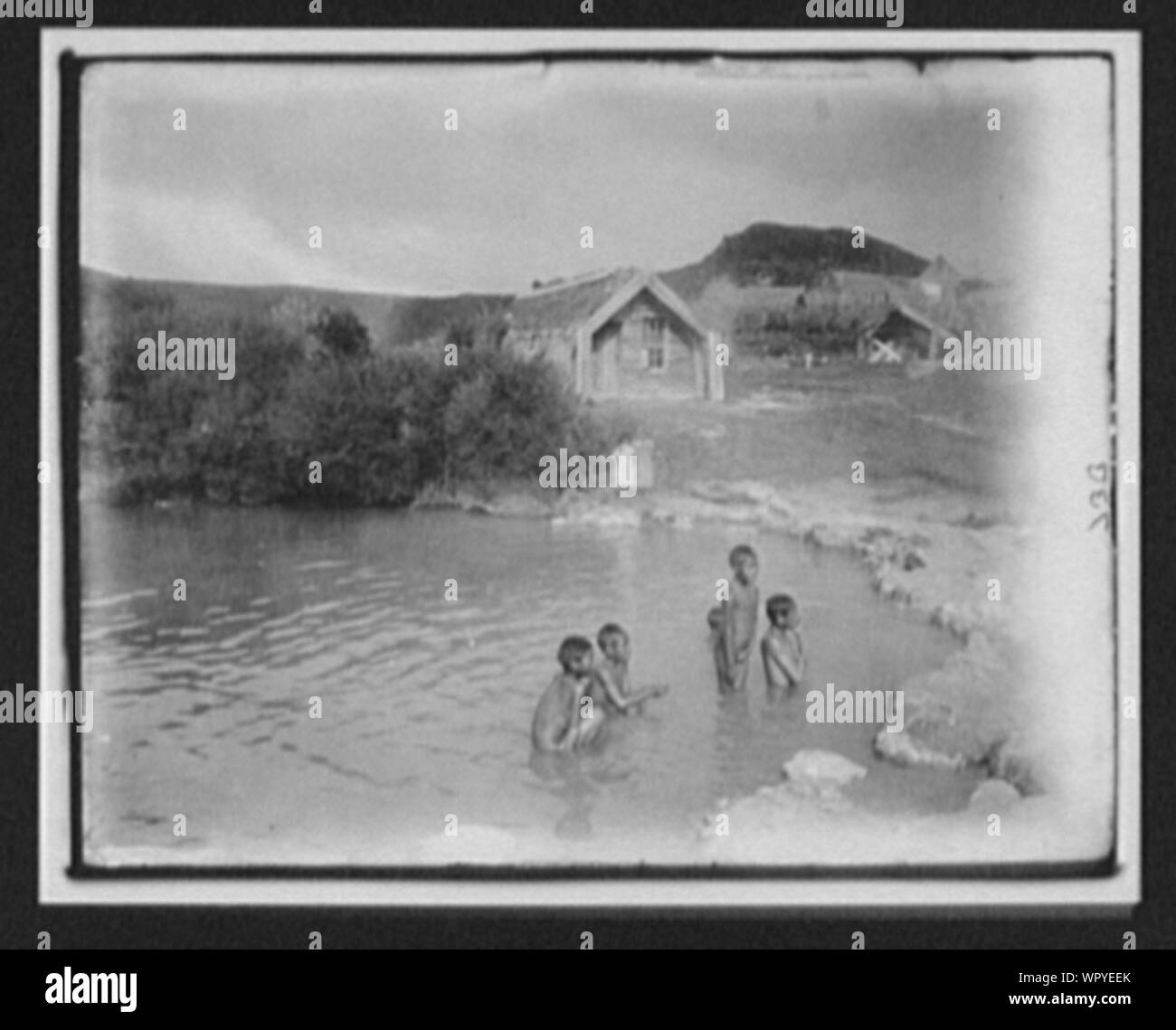 Maori boys hi-res stock photography and images - Alamy