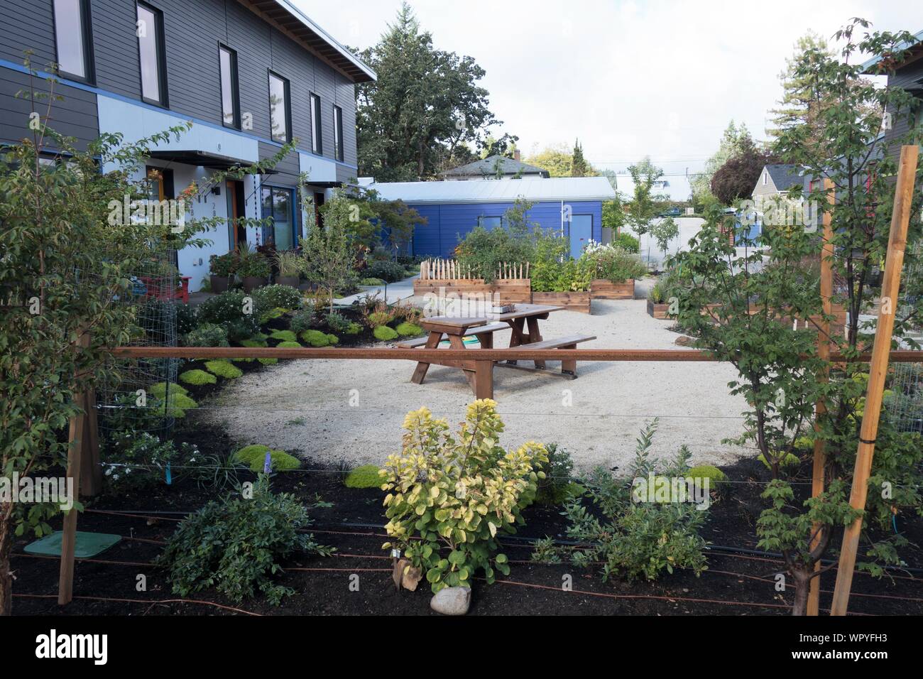 Communal homes hi-res stock photography and images - Alamy