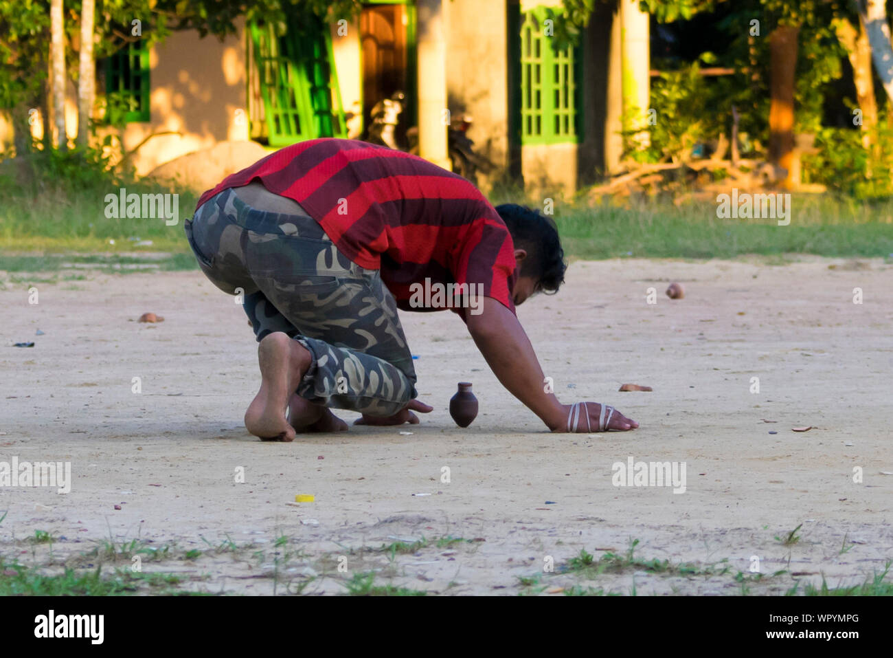 Man bending over hi-res stock photography and images - Alamy