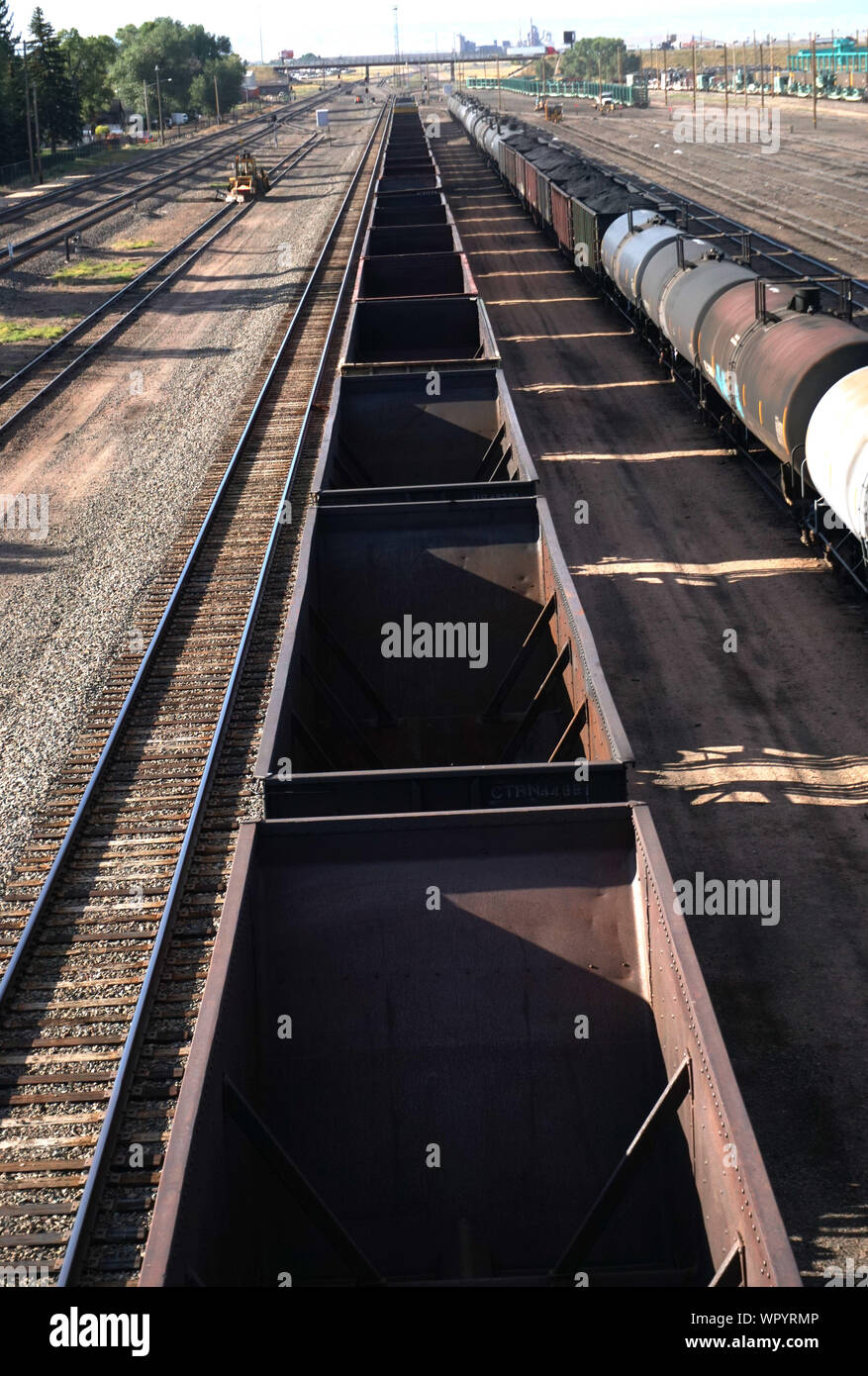 Coal cars hi-res stock photography and images - Alamy