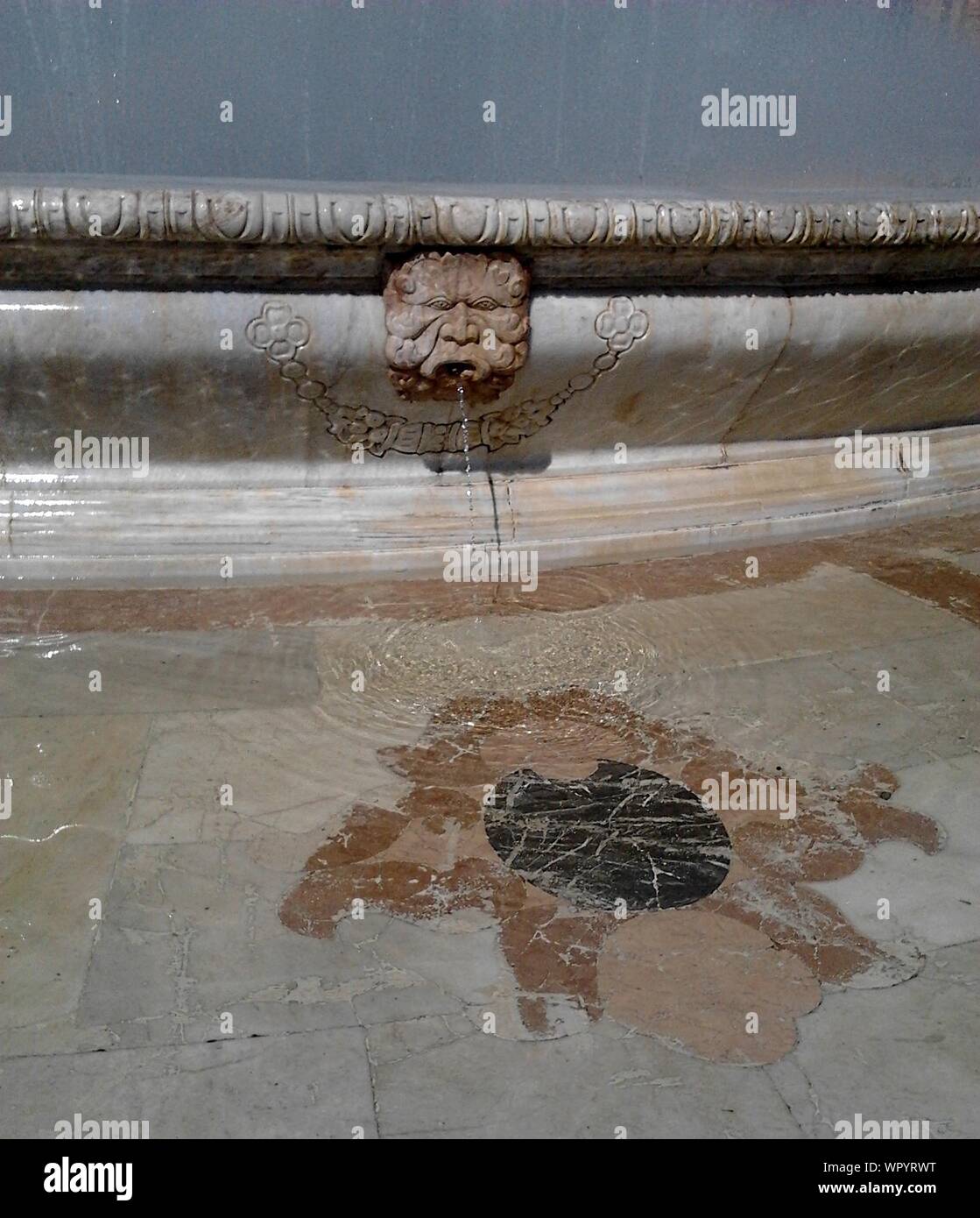 Water fountain head hi-res stock photography and images - Alamy