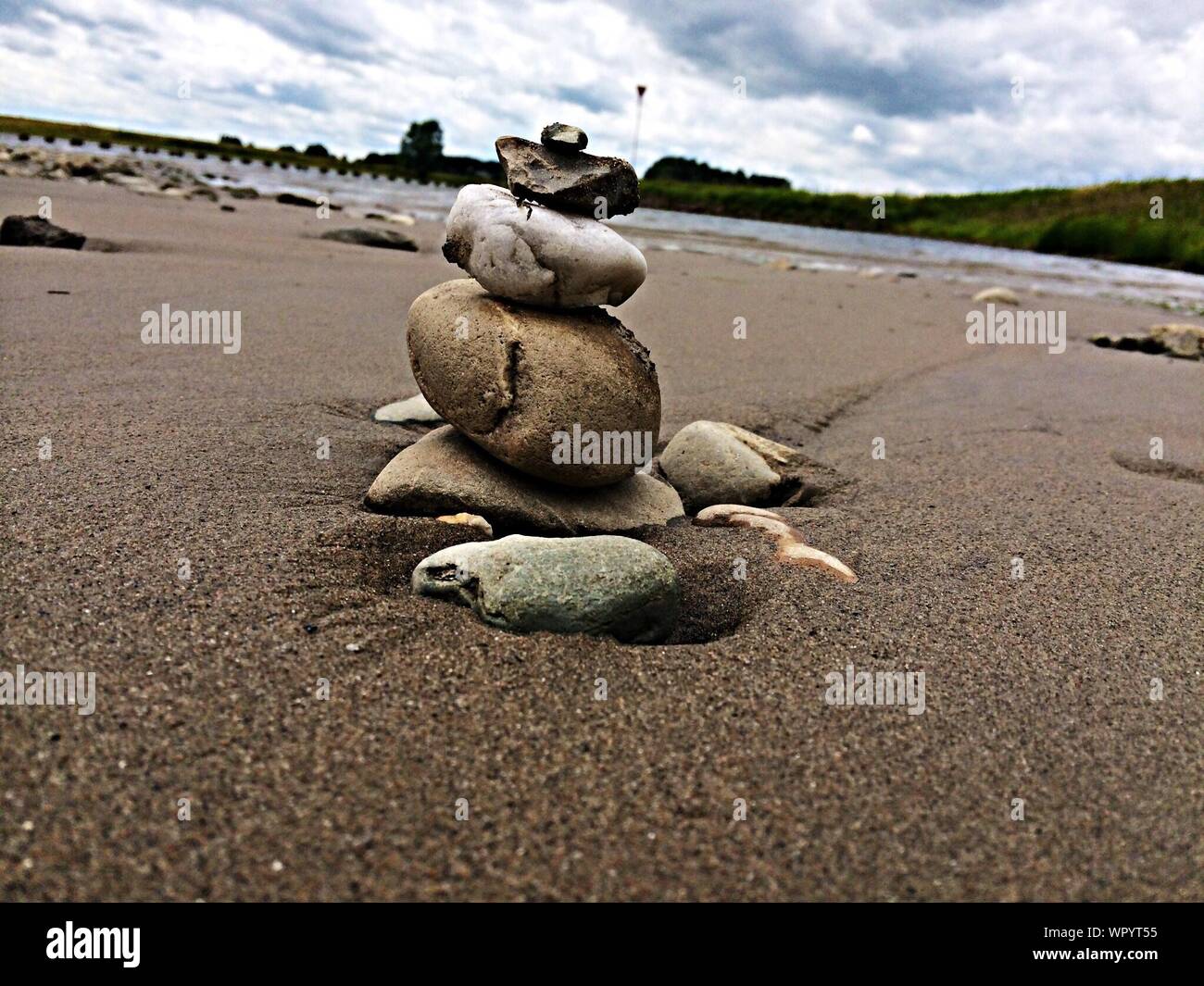 Stone stack beach hi-res stock photography and images - Alamy