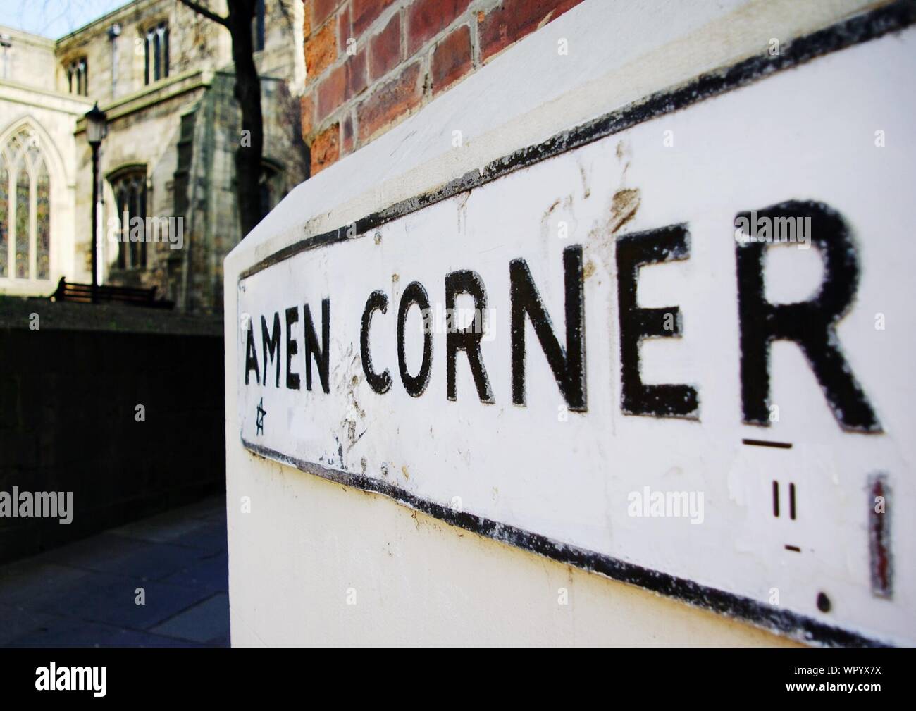 Corner sign hi-res stock photography and images - Alamy