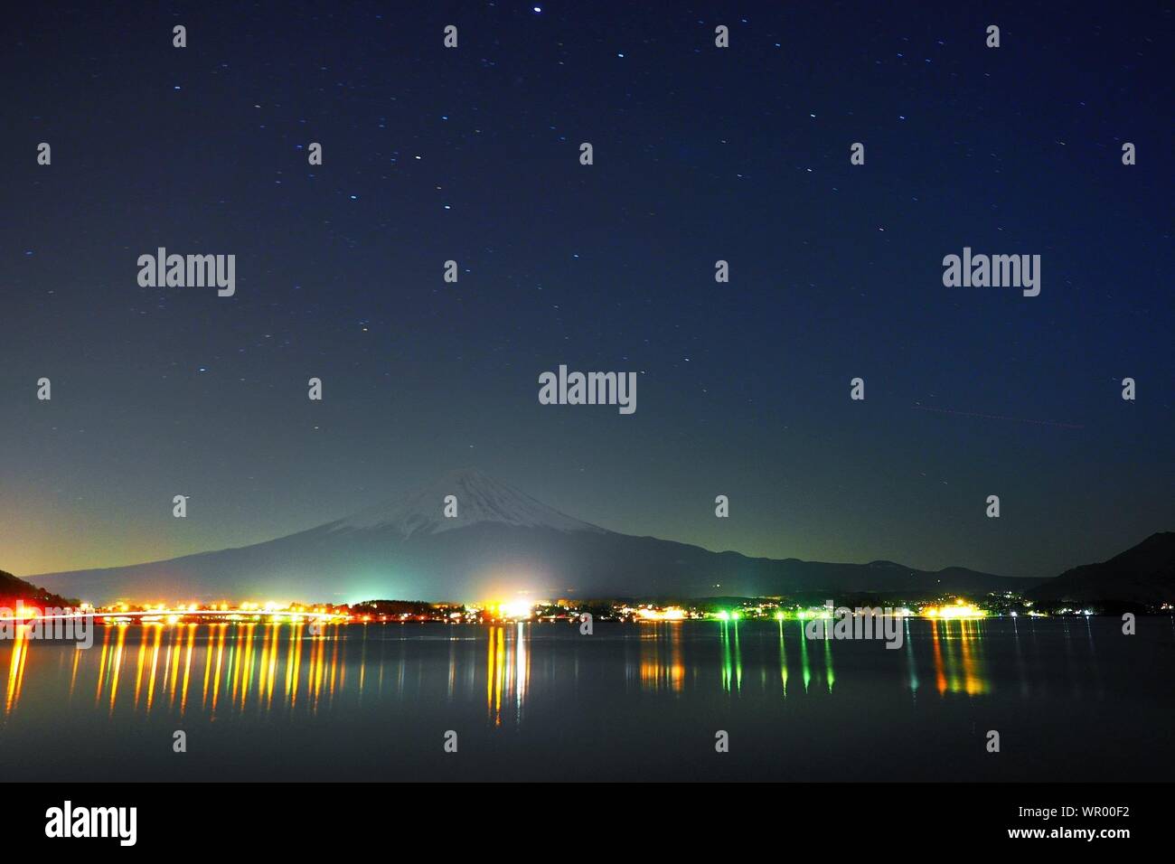 Mount fuji at night hi-res stock photography and images - Alamy