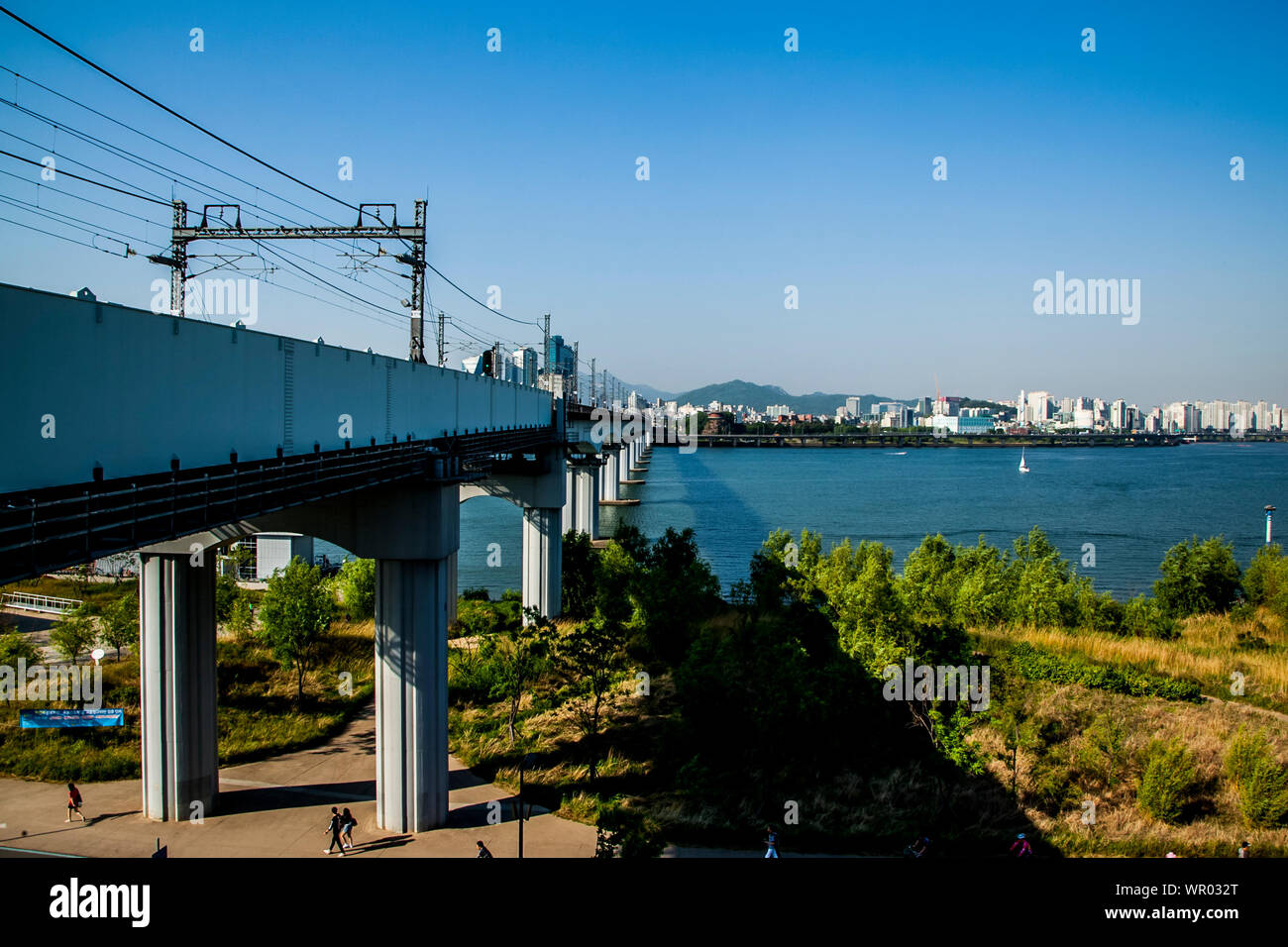 Han river railway bridge hi-res stock photography and images - Alamy
