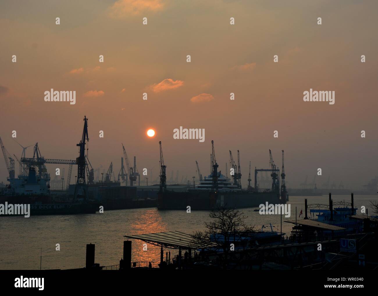 Container ship during sunset hi-res stock photography and images - Alamy