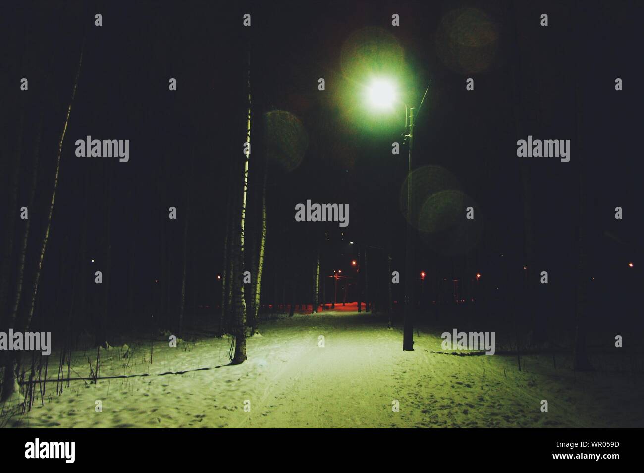 Street light snow hi-res stock photography and images - Alamy
