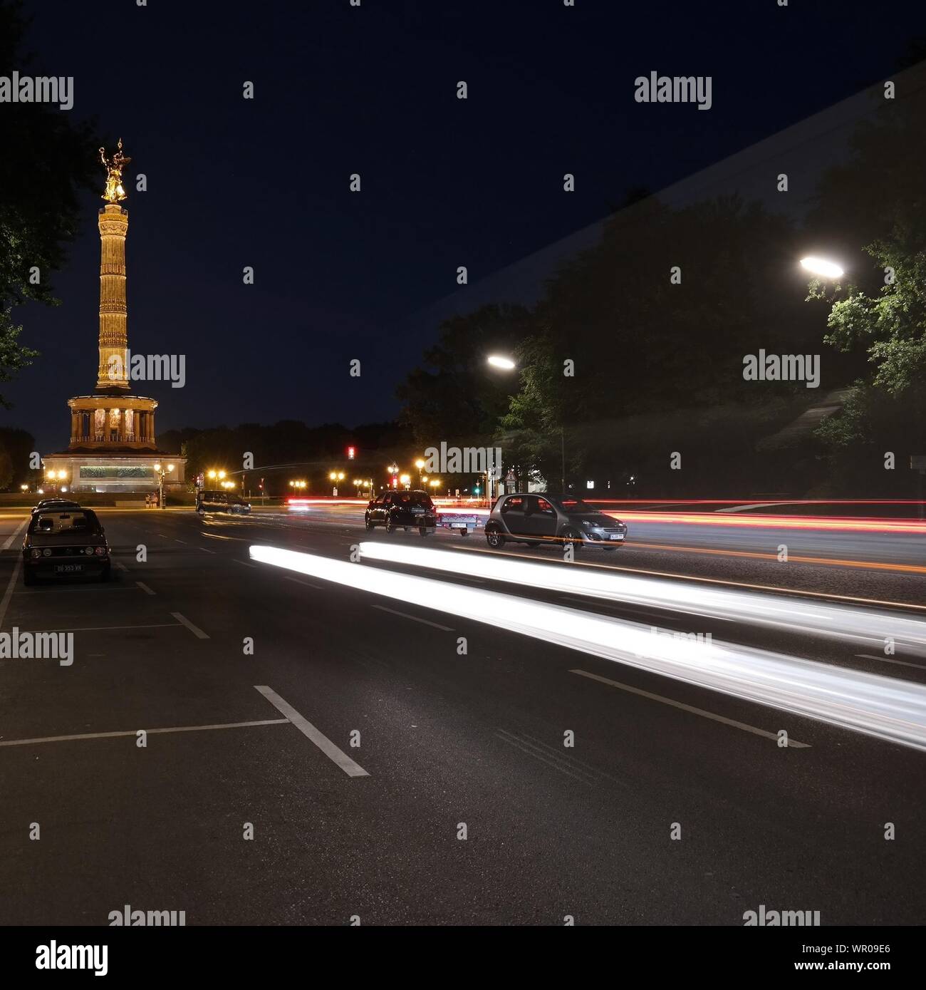 Street lighting column hi-res stock photography and images - Alamy