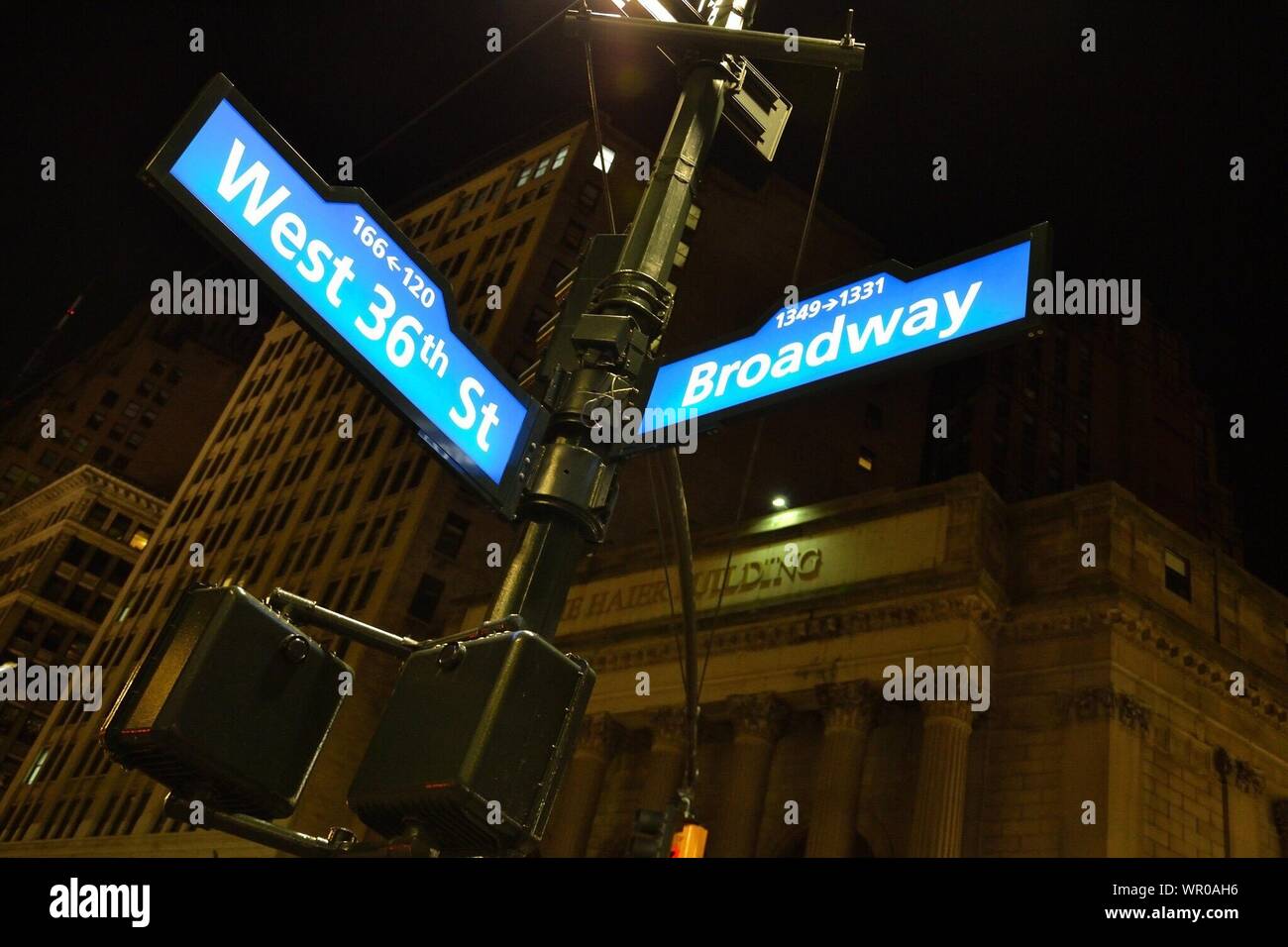 Illuminated directional signs hi-res stock photography and images - Alamy