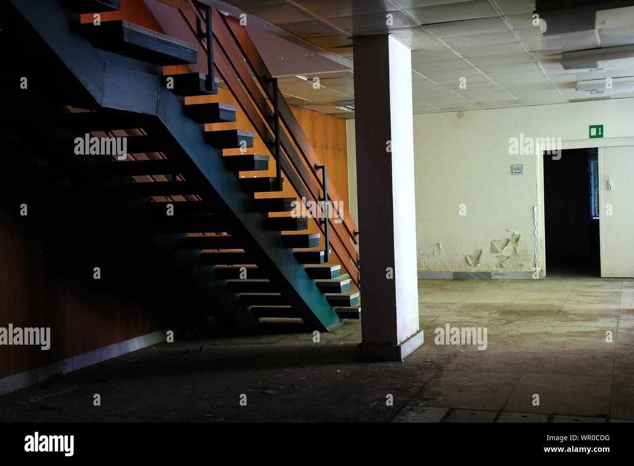 Abandoned office building High Resolution Stock Photography and Images ...