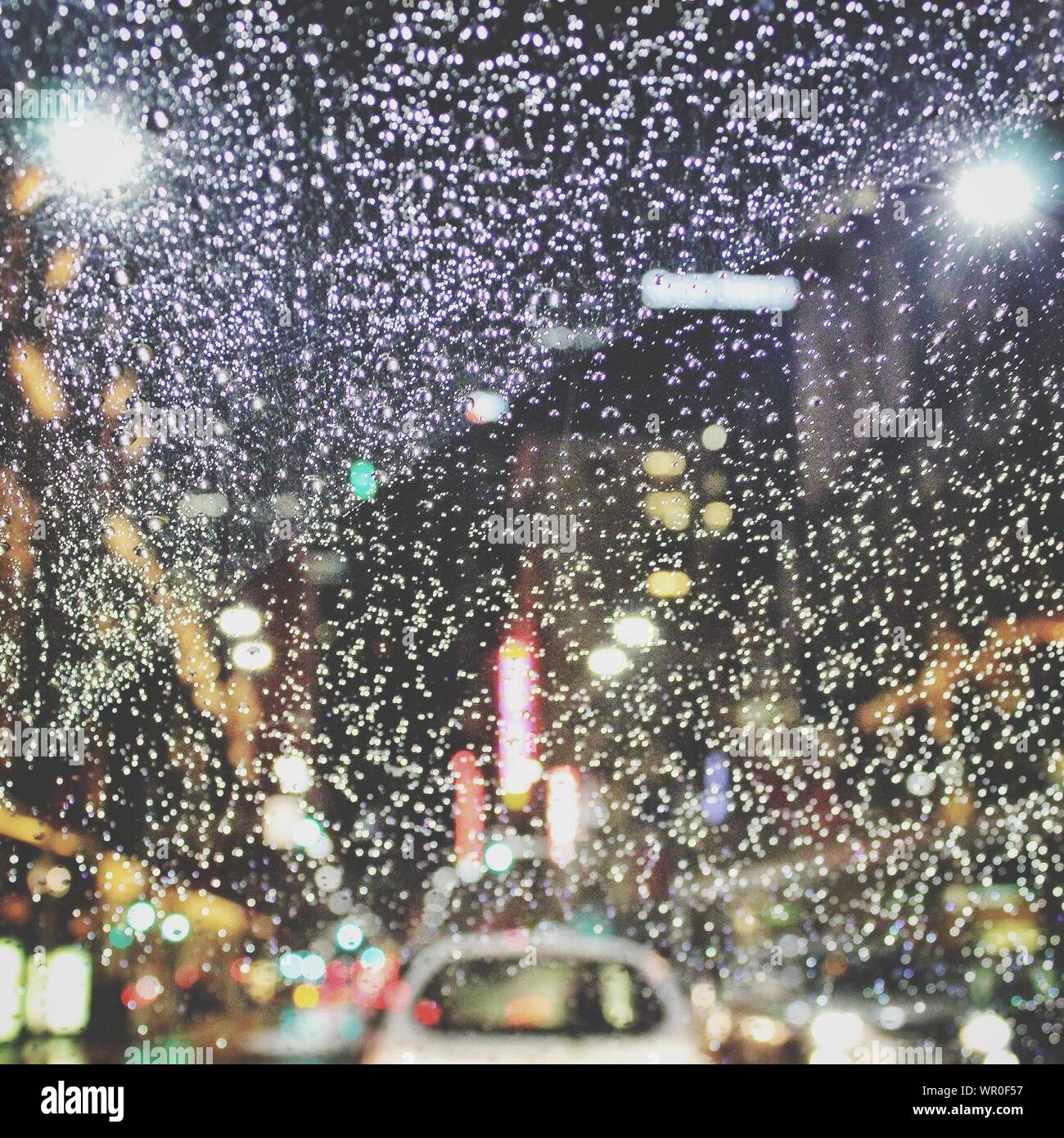 Rain windshield hi-res stock photography and images - Alamy