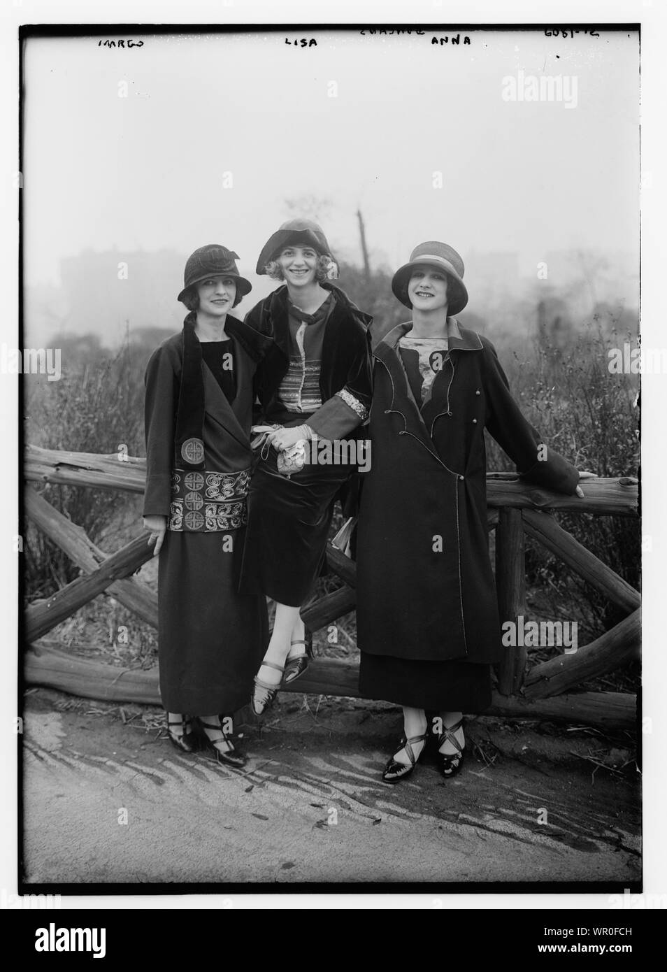 Margo, Lisa & Anna [Duncan girls] Stock Photo - Alamy