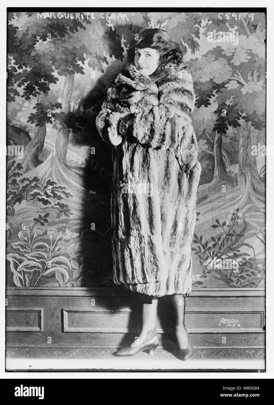 Marguerite clark Black and White Stock Photos & Images - Alamy