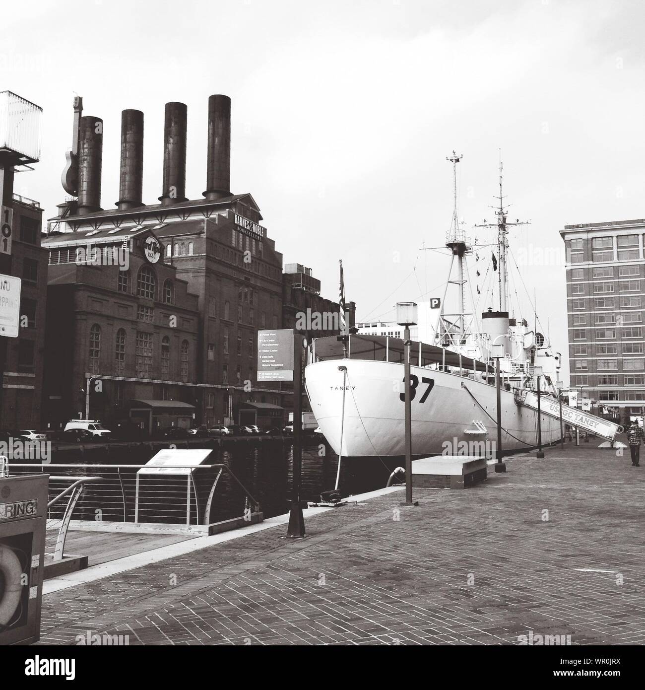 Ship building factory hi-res stock photography and images - Alamy