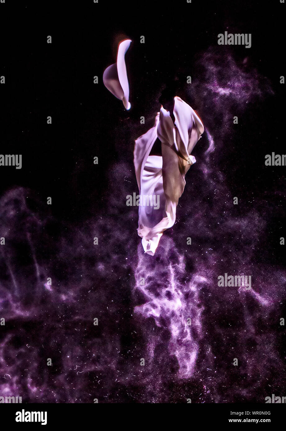 Balloon exploding hi-res stock photography and images - Alamy