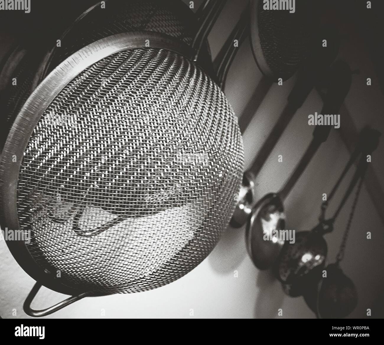 Spoon sieve hi-res stock photography and images - Alamy