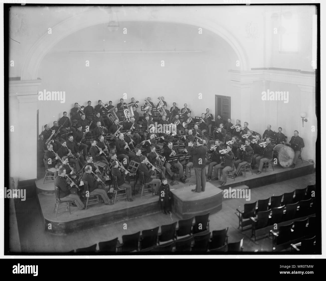 Armed united states marine Black and White Stock Photos & Images - Alamy