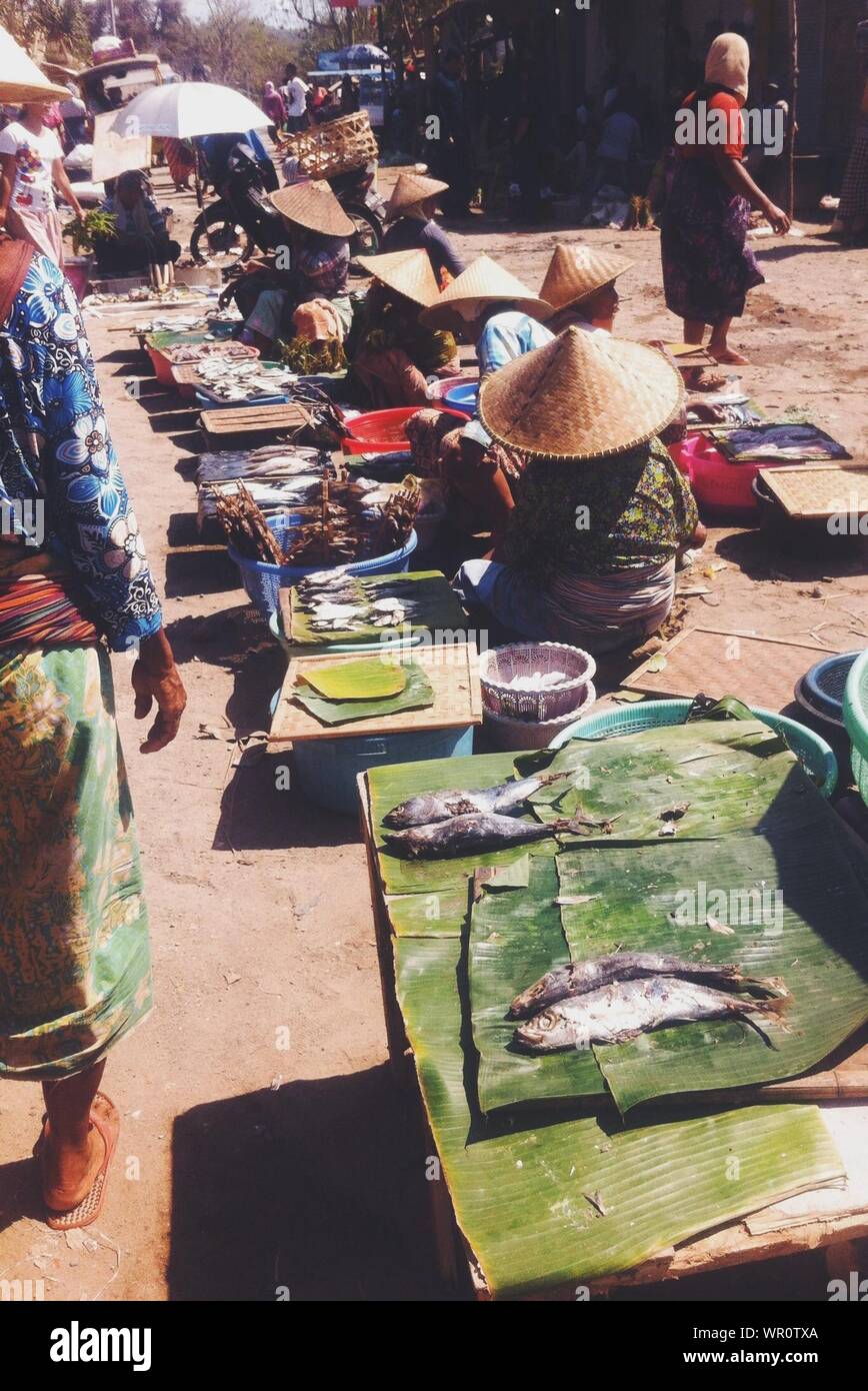Women selling fish market in hi-res stock photography and images - Alamy
