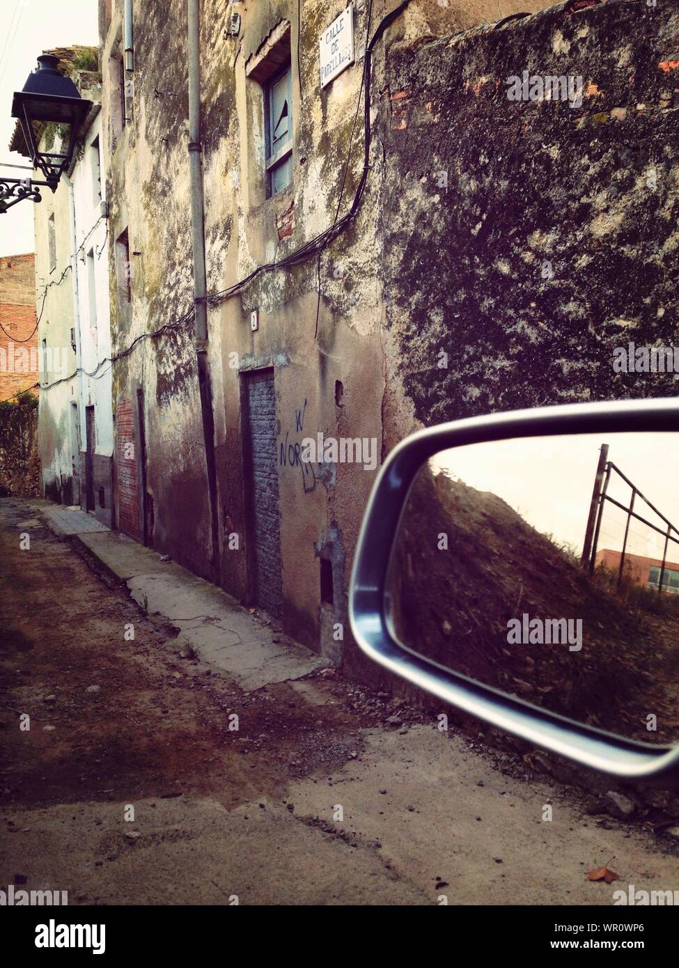 Weathered buildings hi-res stock photography and images - Alamy