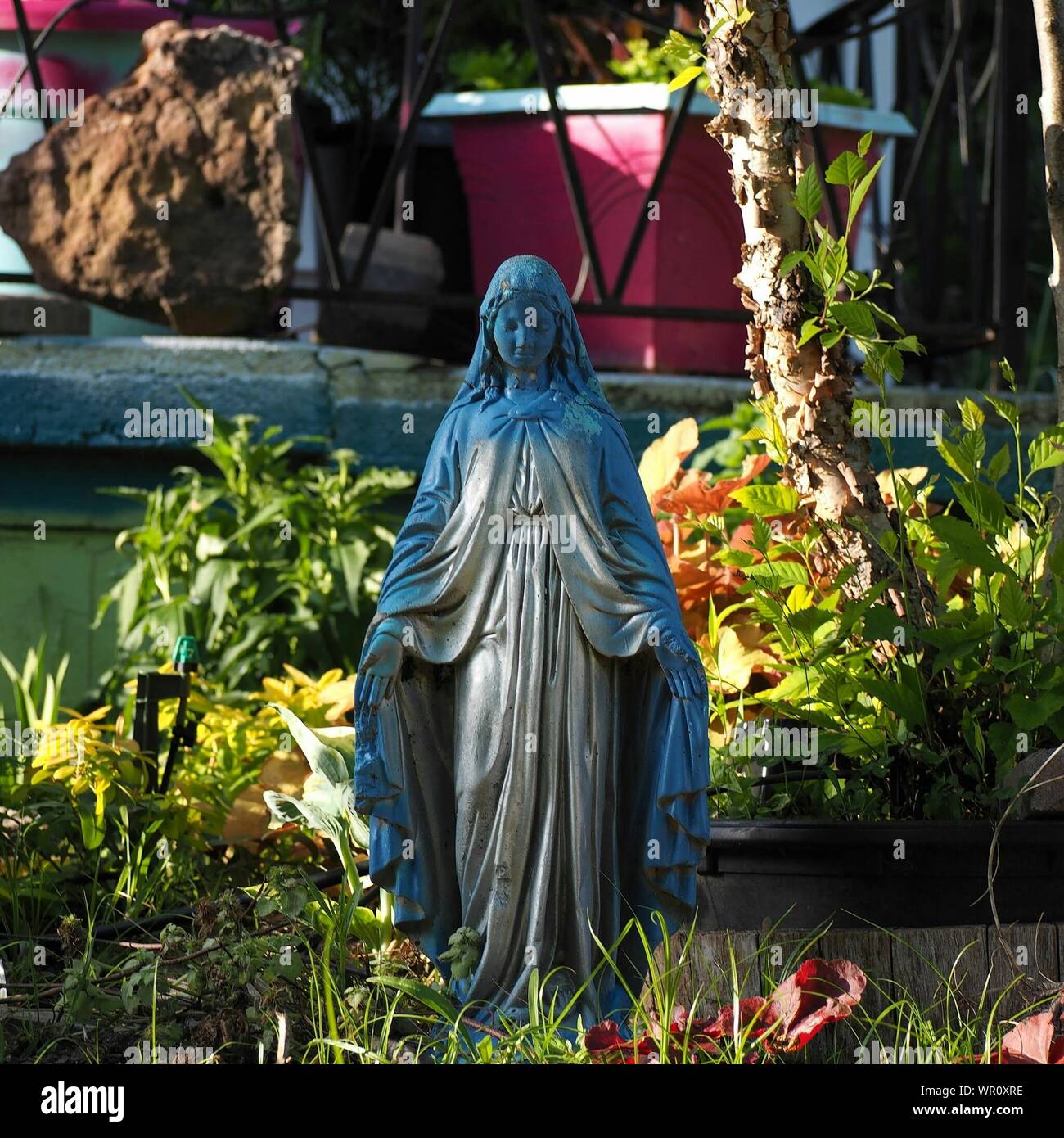 Amidst mary hi-res stock photography and images - Alamy