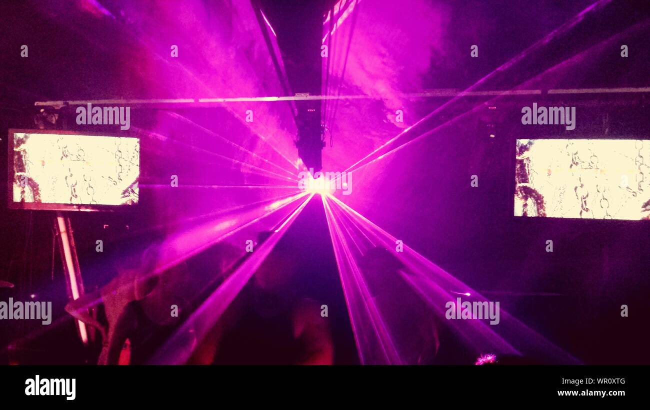 Purple beam hi-res stock photography and images - Alamy