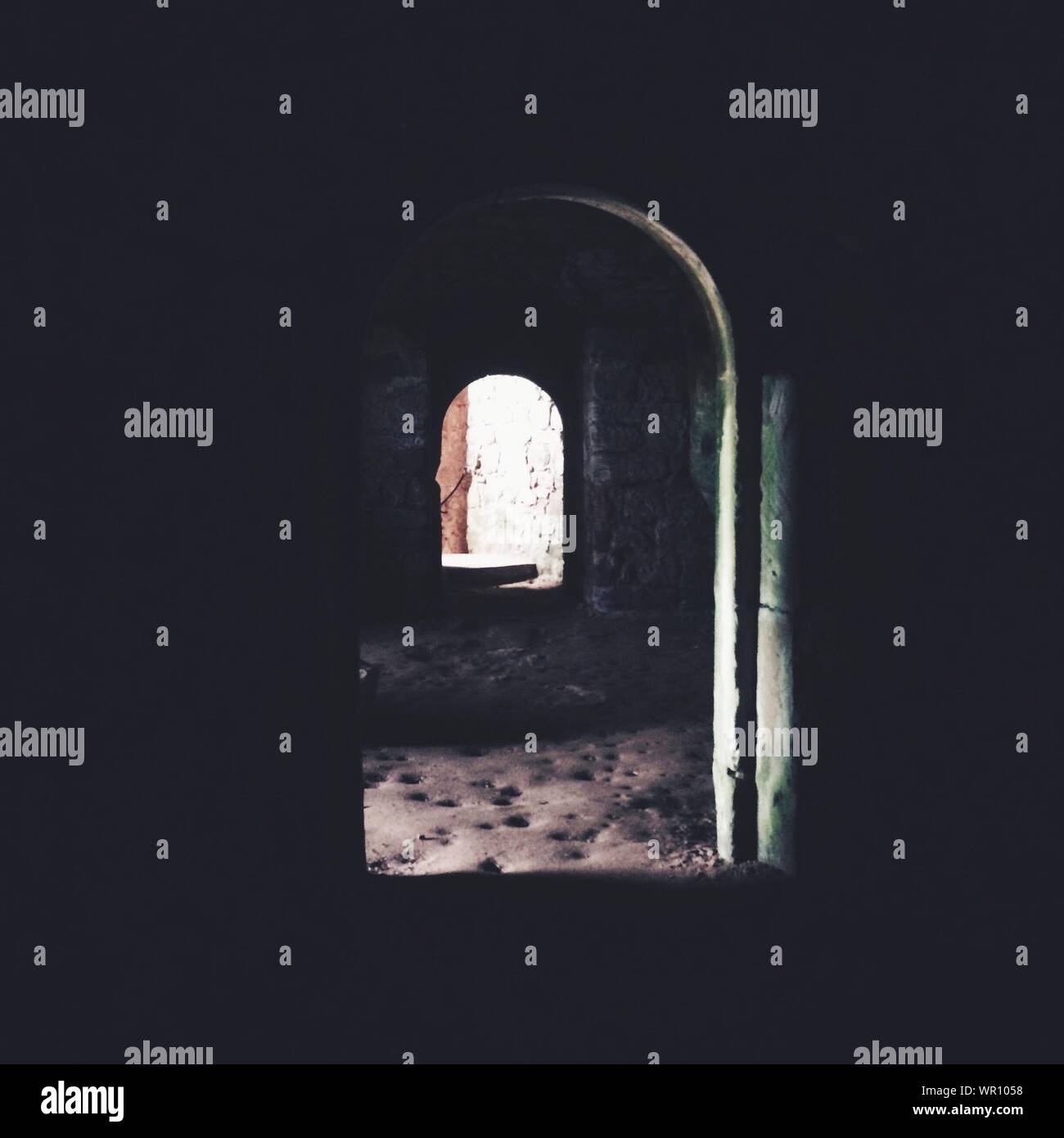 Old arch window hi-res stock photography and images - Alamy