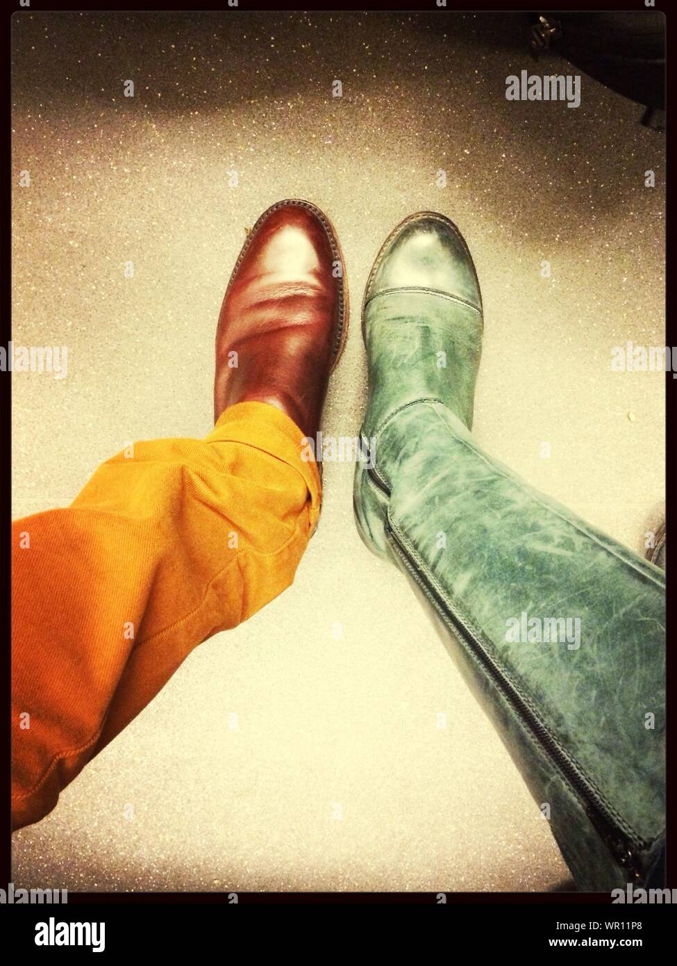 Two legs hi-res stock photography and images - Alamy