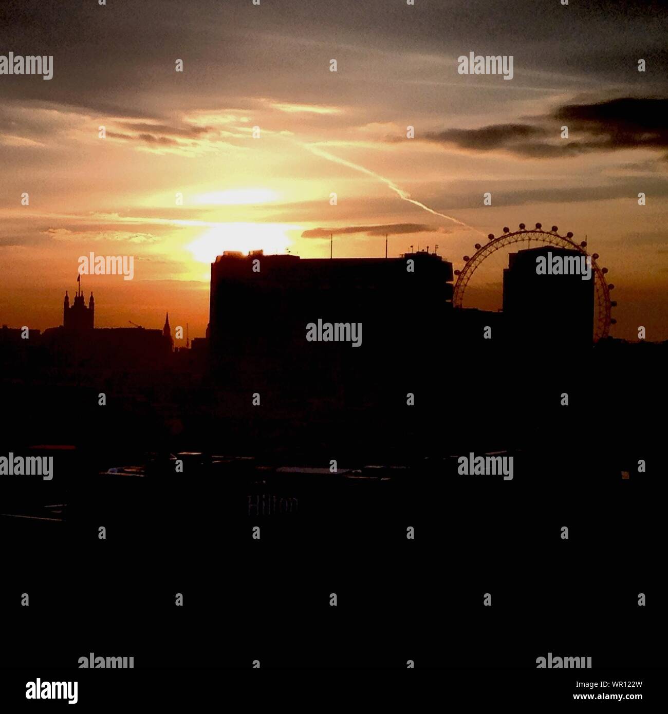 Building the millennium wheel hi-res stock photography and images - Alamy