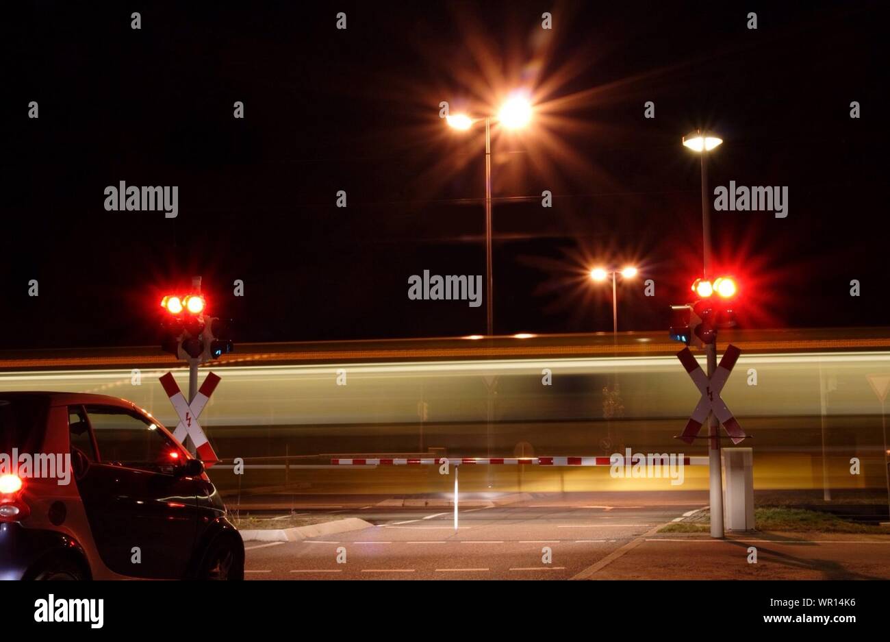Car traffic signal hi-res stock photography and images - Alamy