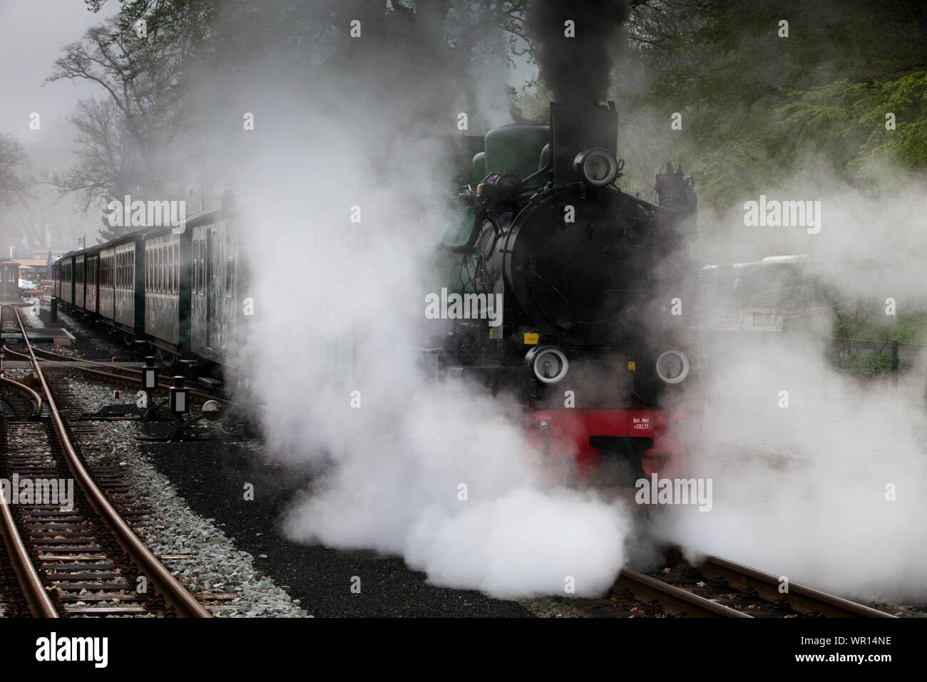 Coming train hi-res stock photography and images - Alamy