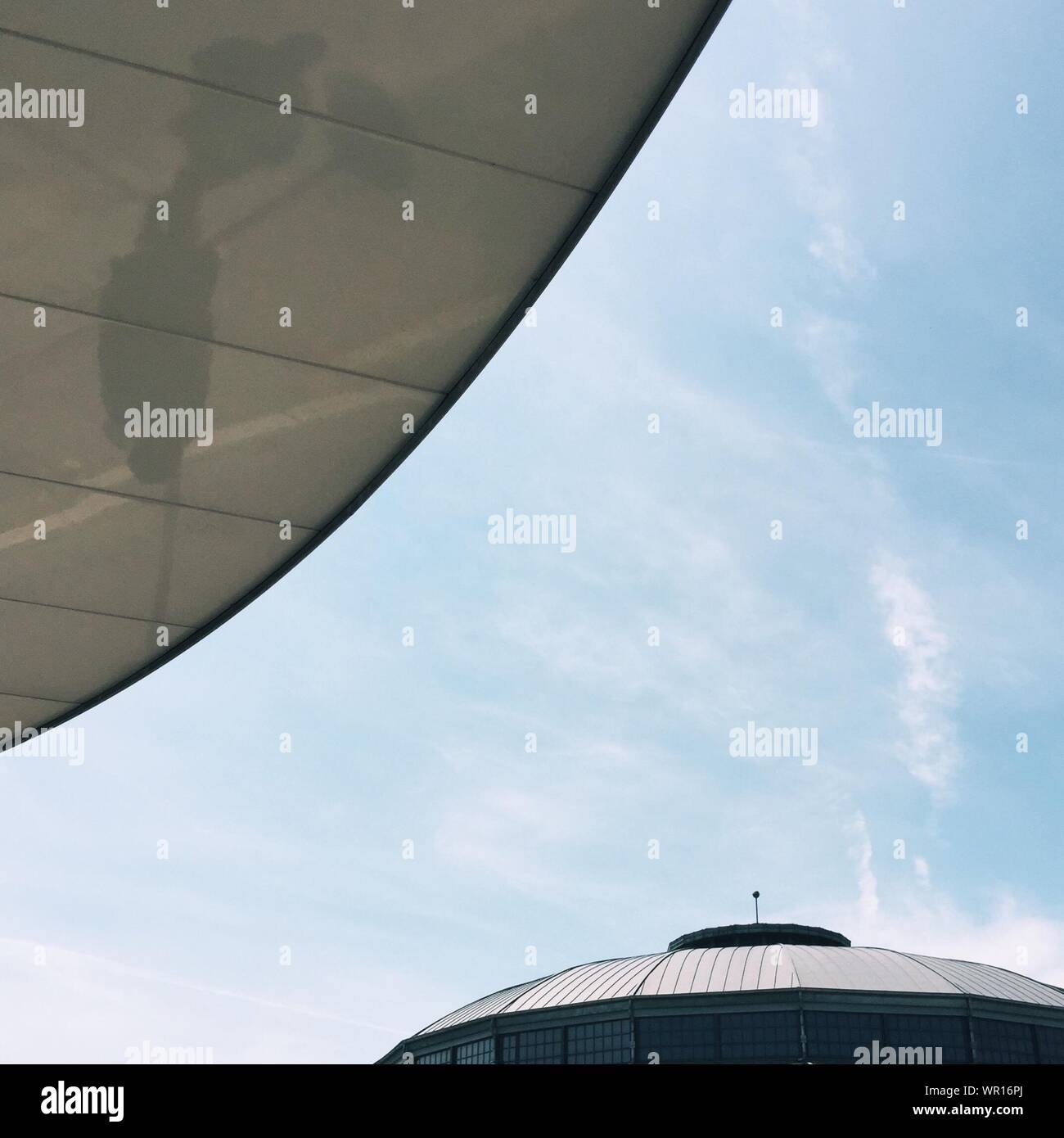 Building roof high angle hi-res stock photography and images - Alamy