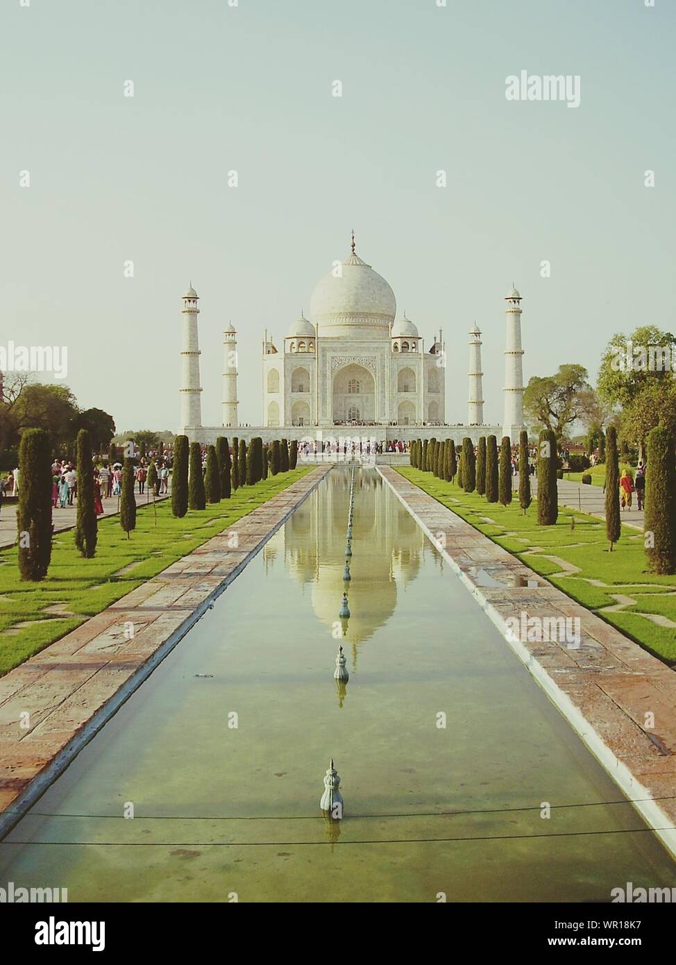 Taj mahal reflection pool hi-res stock photography and images - Alamy