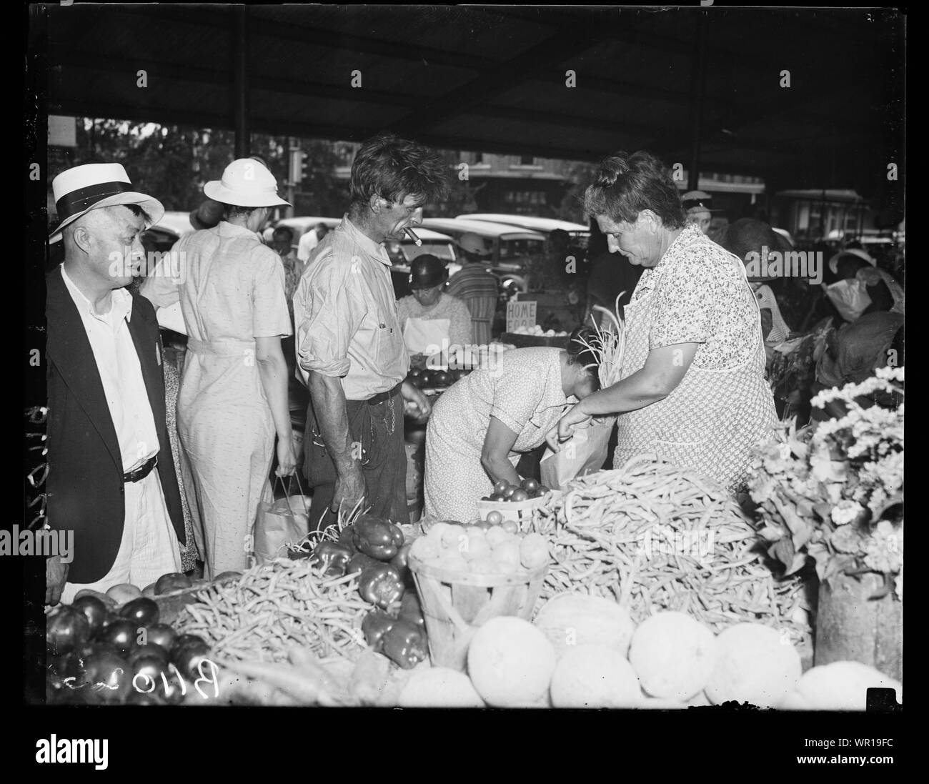 Market scene Black and White Stock Photos & Images - Alamy