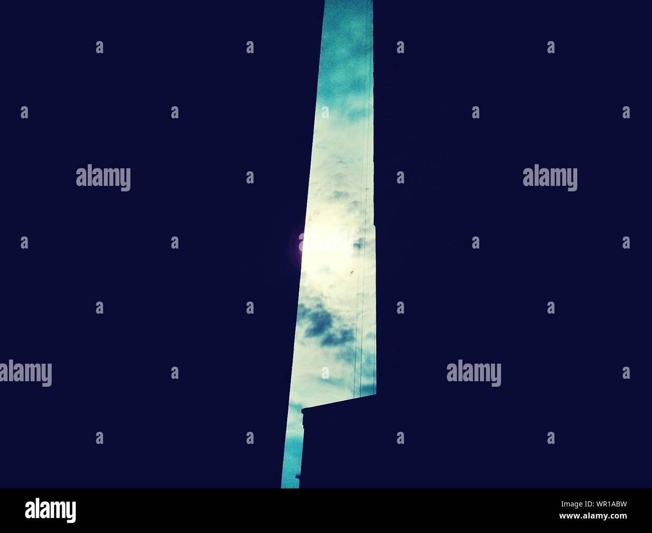 Narrow gap hi-res stock photography and images - Alamy