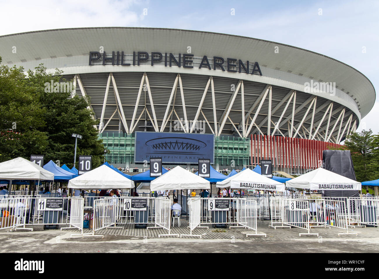 Sep 7,2019 People coming out of the Philippine Arena, Bulacan ...
