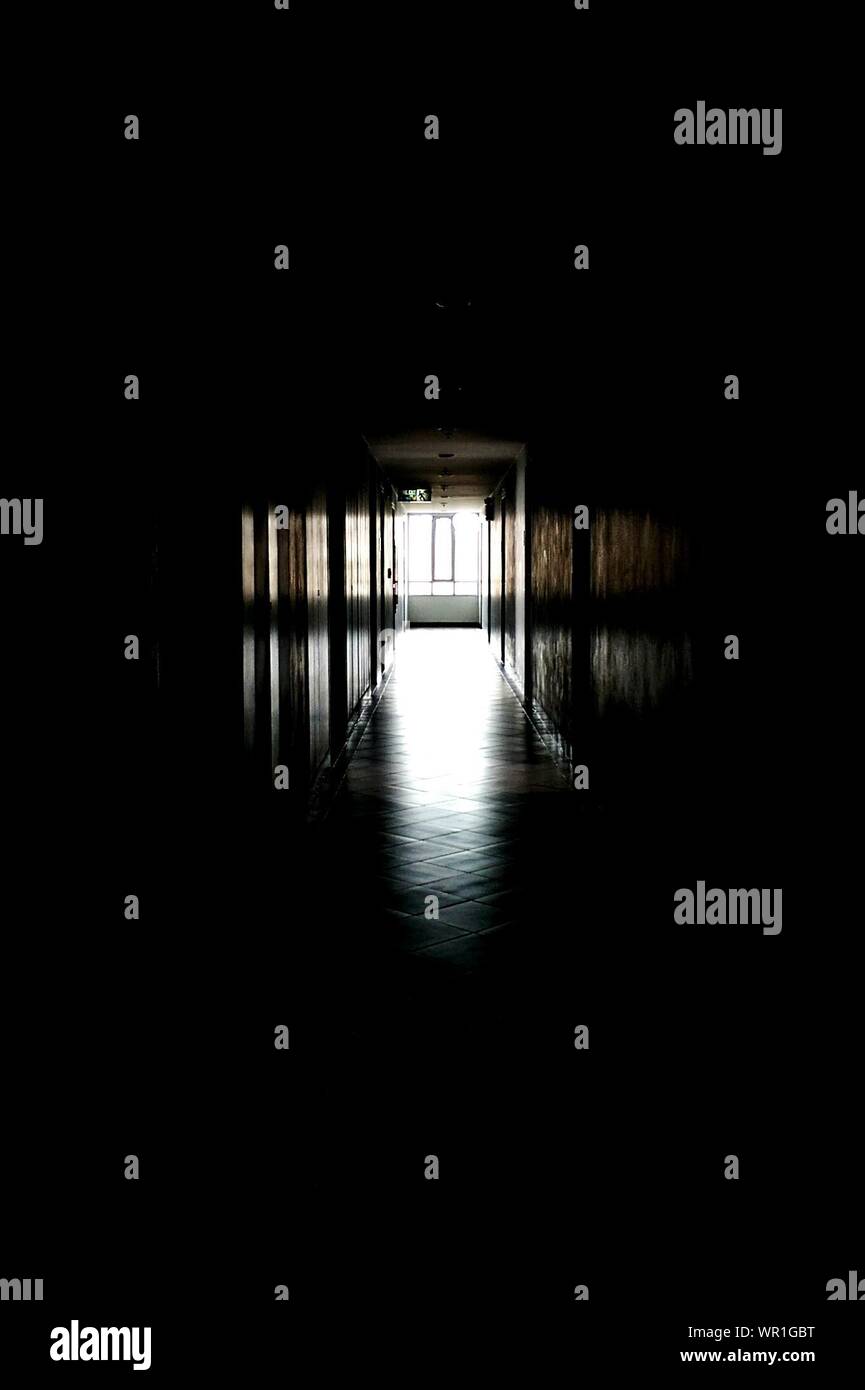 End of hallway hi-res stock photography and images - Alamy