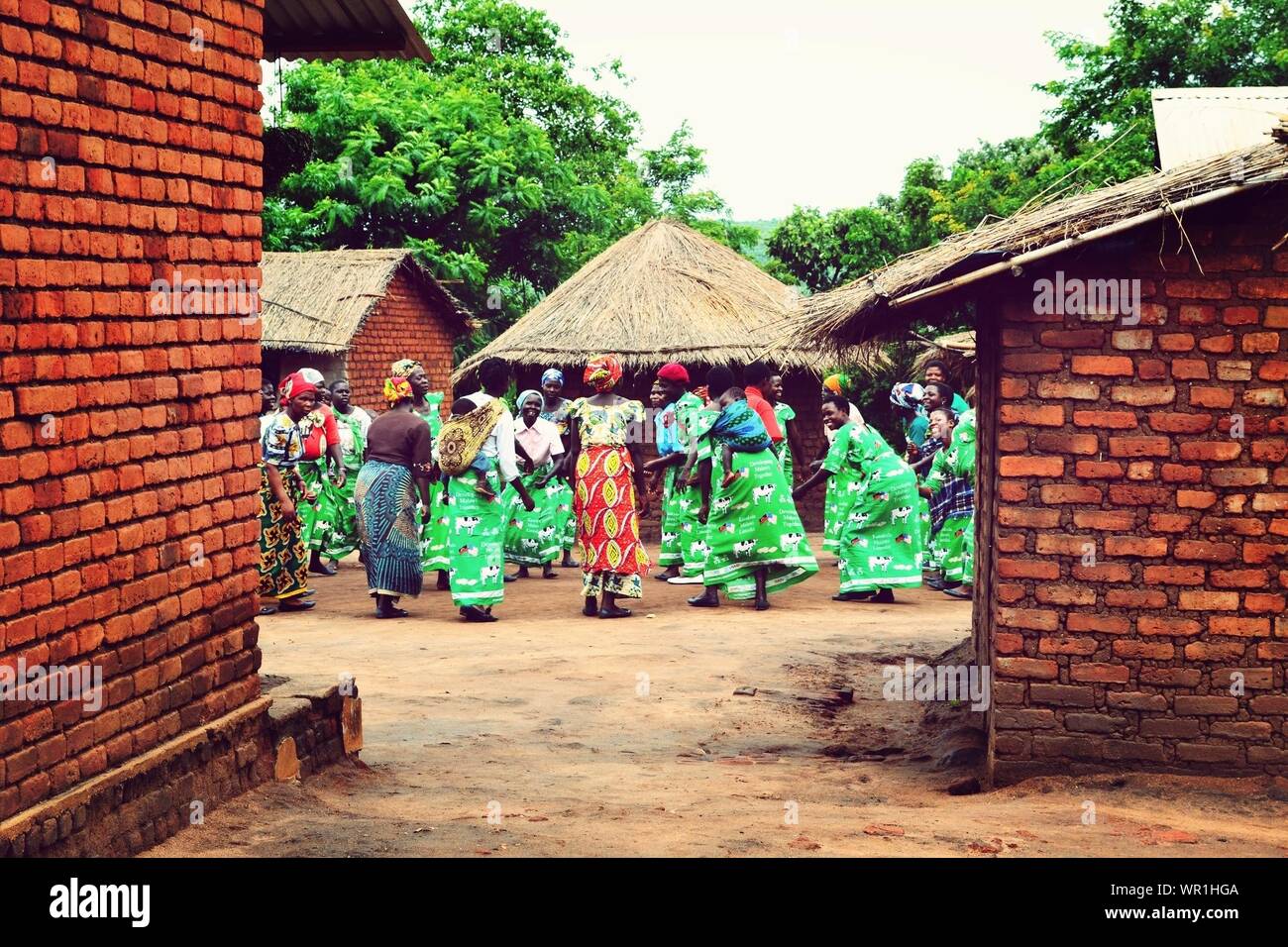 Tribal traditional dance hi-res stock photography and images - Alamy