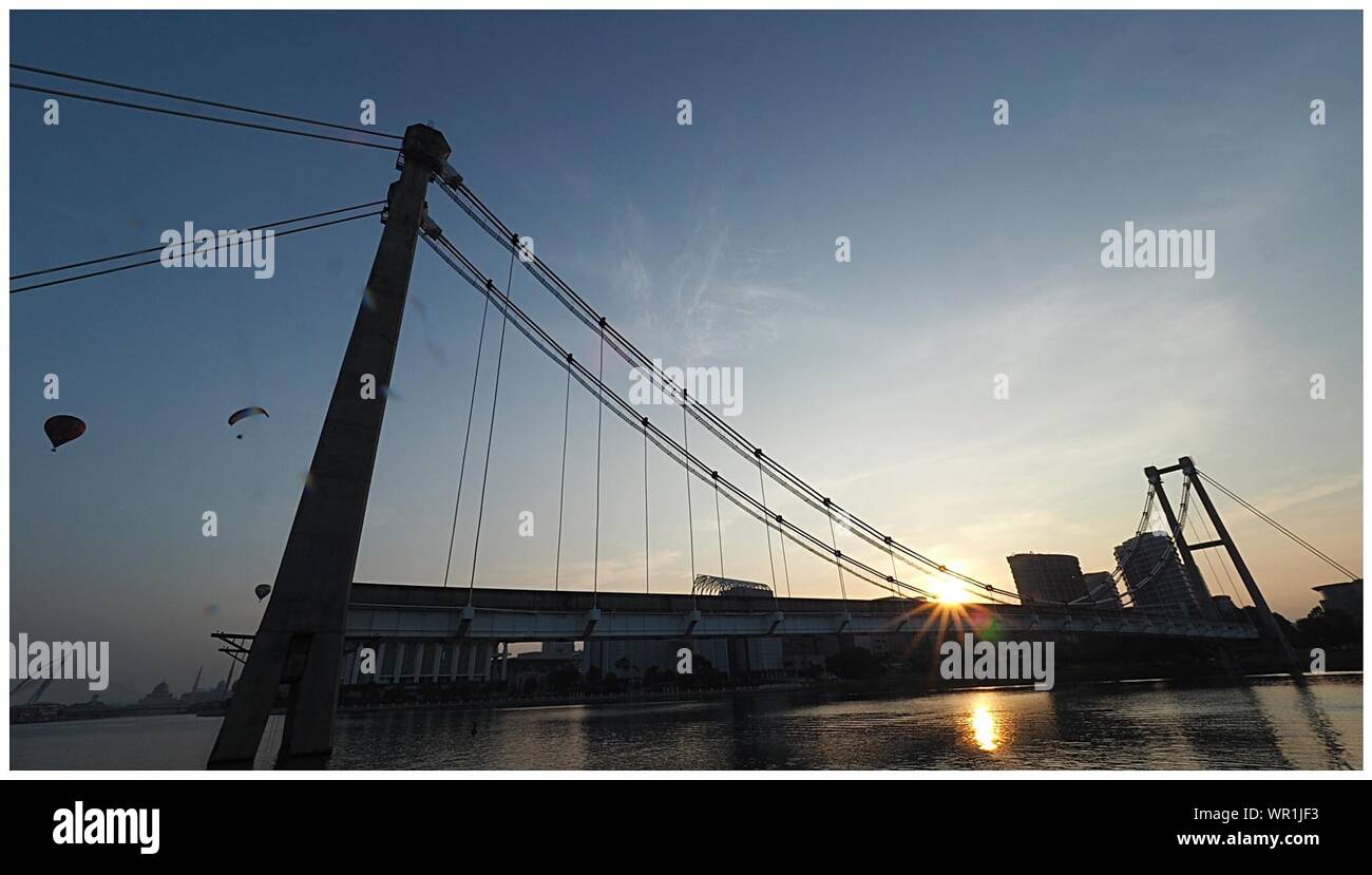 Monorail suspension railway hi-res stock photography and images - Alamy