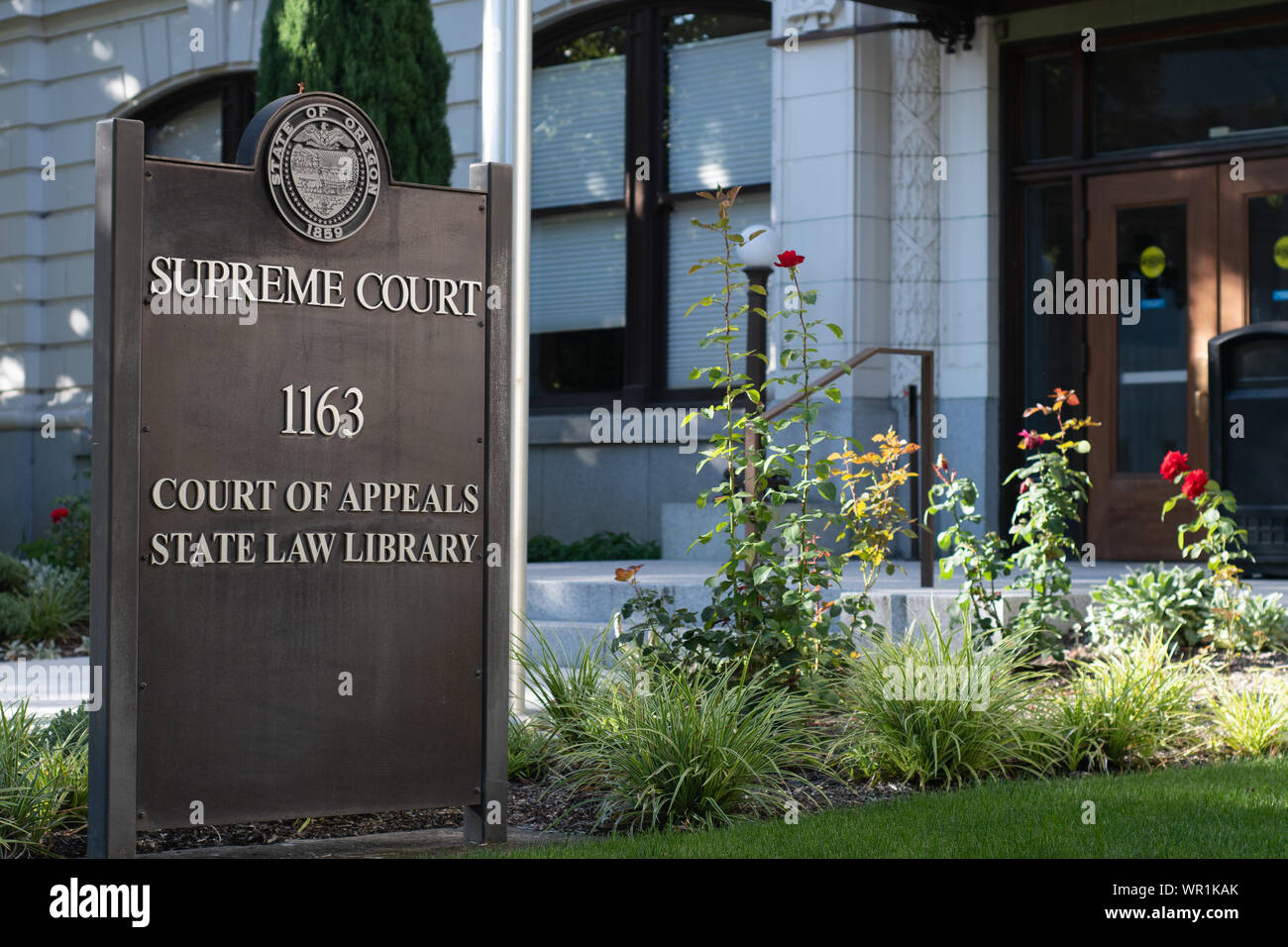Oregon supreme court hi-res stock photography and images - Alamy