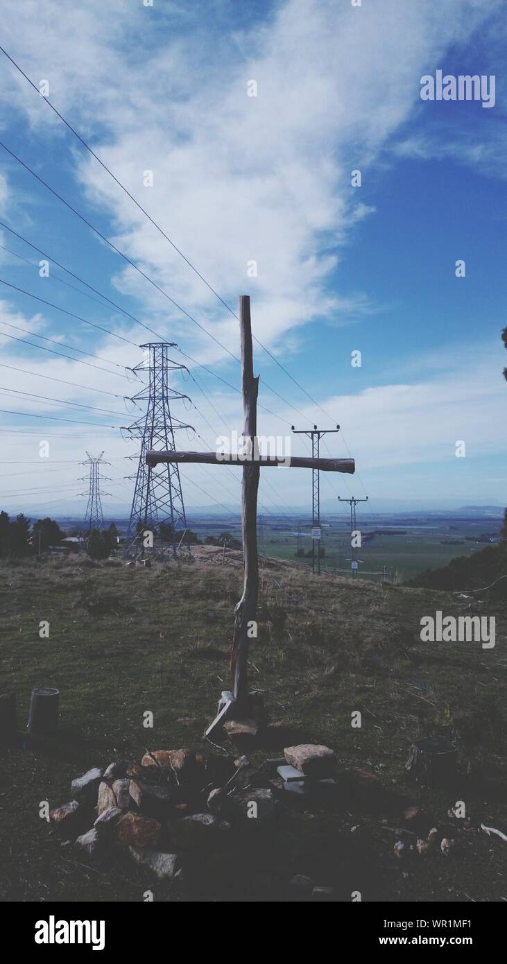 Wooden Pylon Pylons High Resolution Stock Photography and Images - Alamy