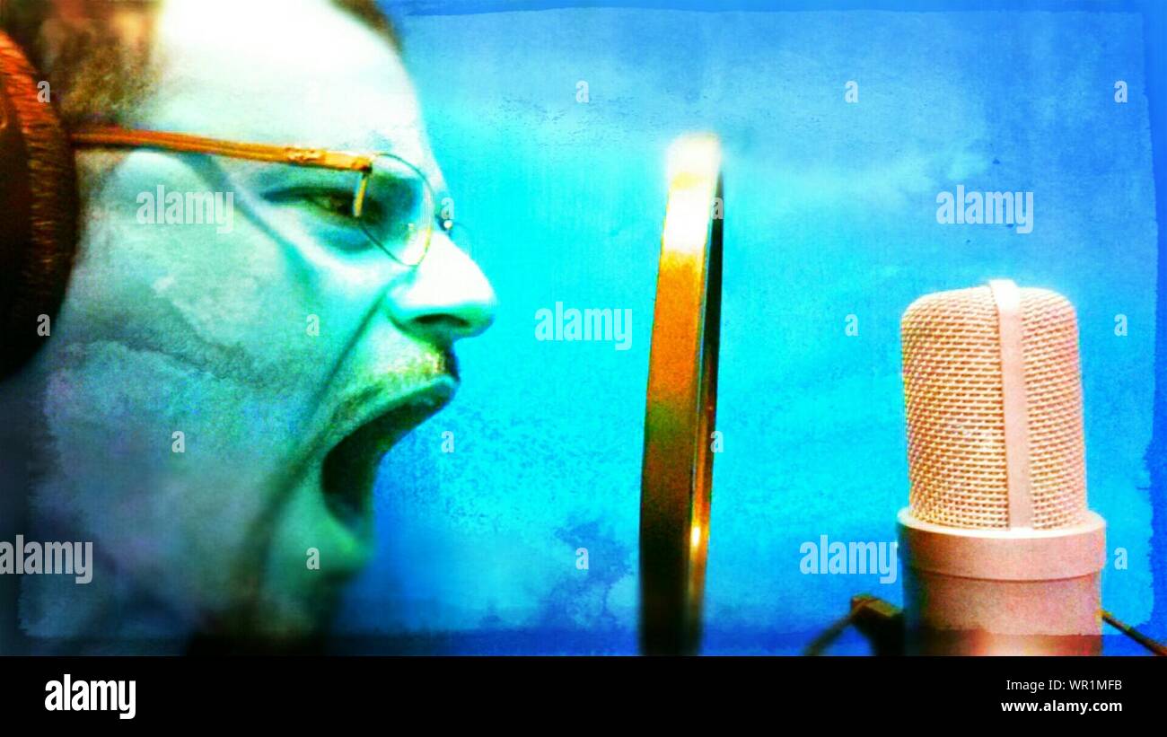 Man singing in recording studio hi-res stock photography and images - Alamy