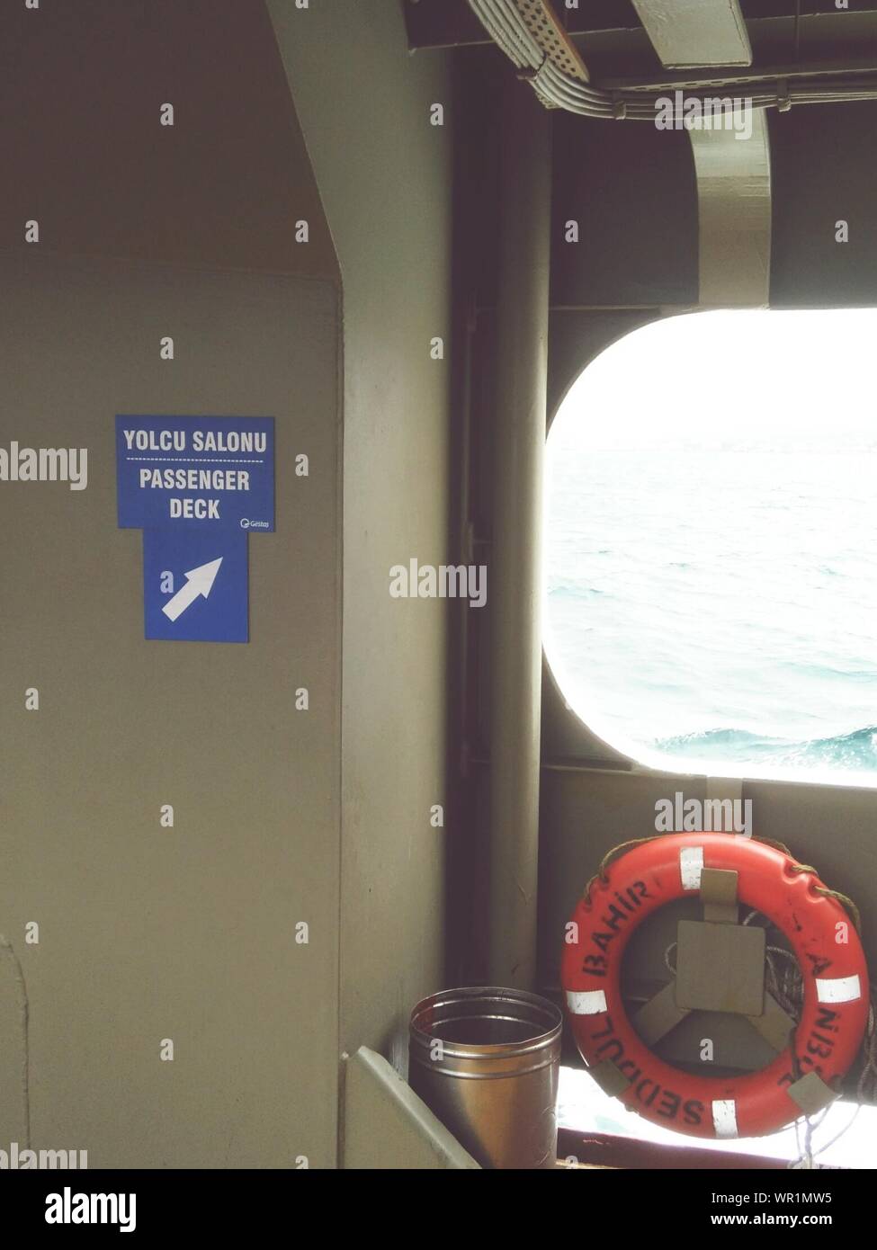 Sign with boat hi-res stock photography and images - Alamy