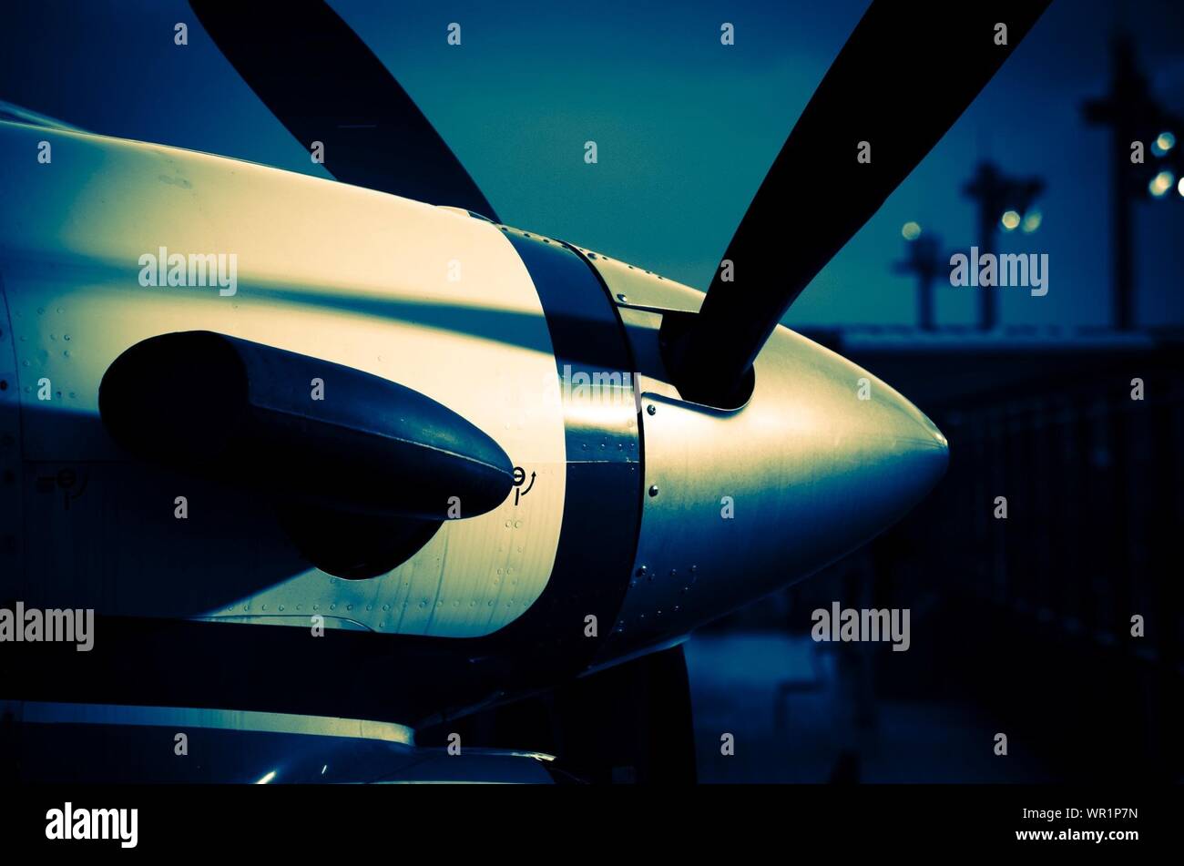 Side View Airplane High Resolution Stock Photography and Images - Alamy